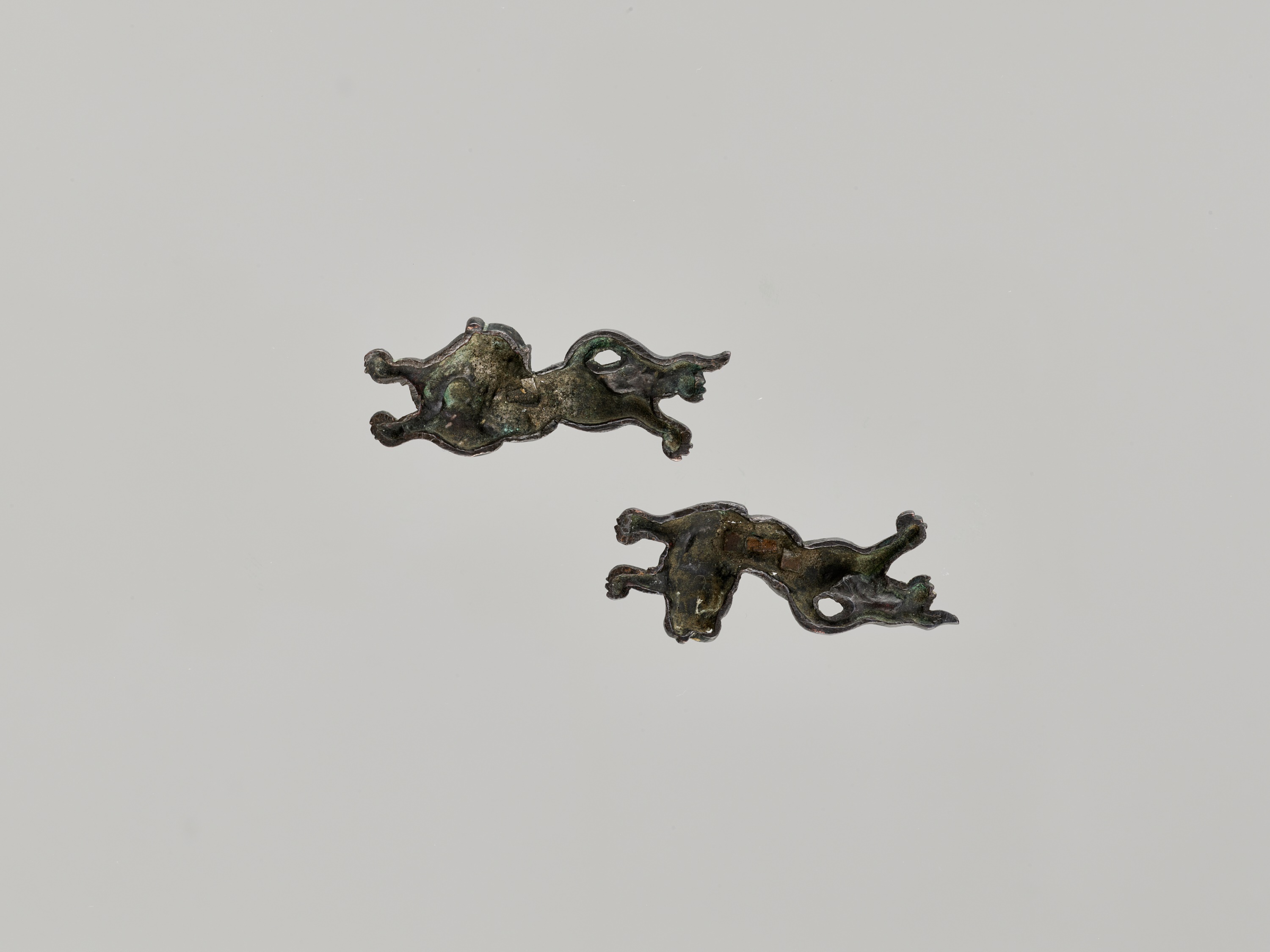 Lot 313 - A FINE PAIR OF SHAKUDO MENUKI DEPICTING