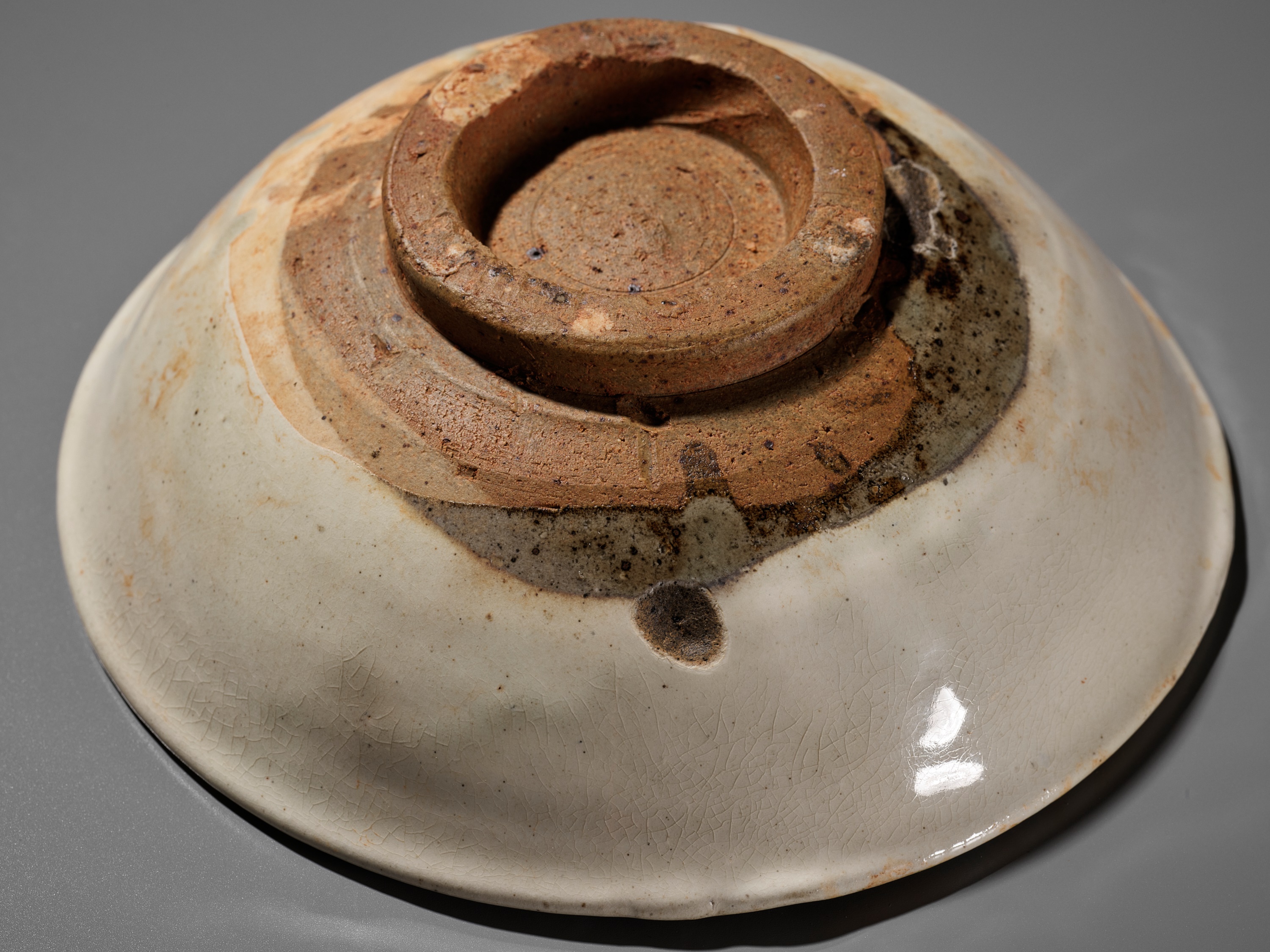 Lot 61 - A RARE POLYCHROME-PAINTED CIZHOU ‘BIRD’ BOWL,