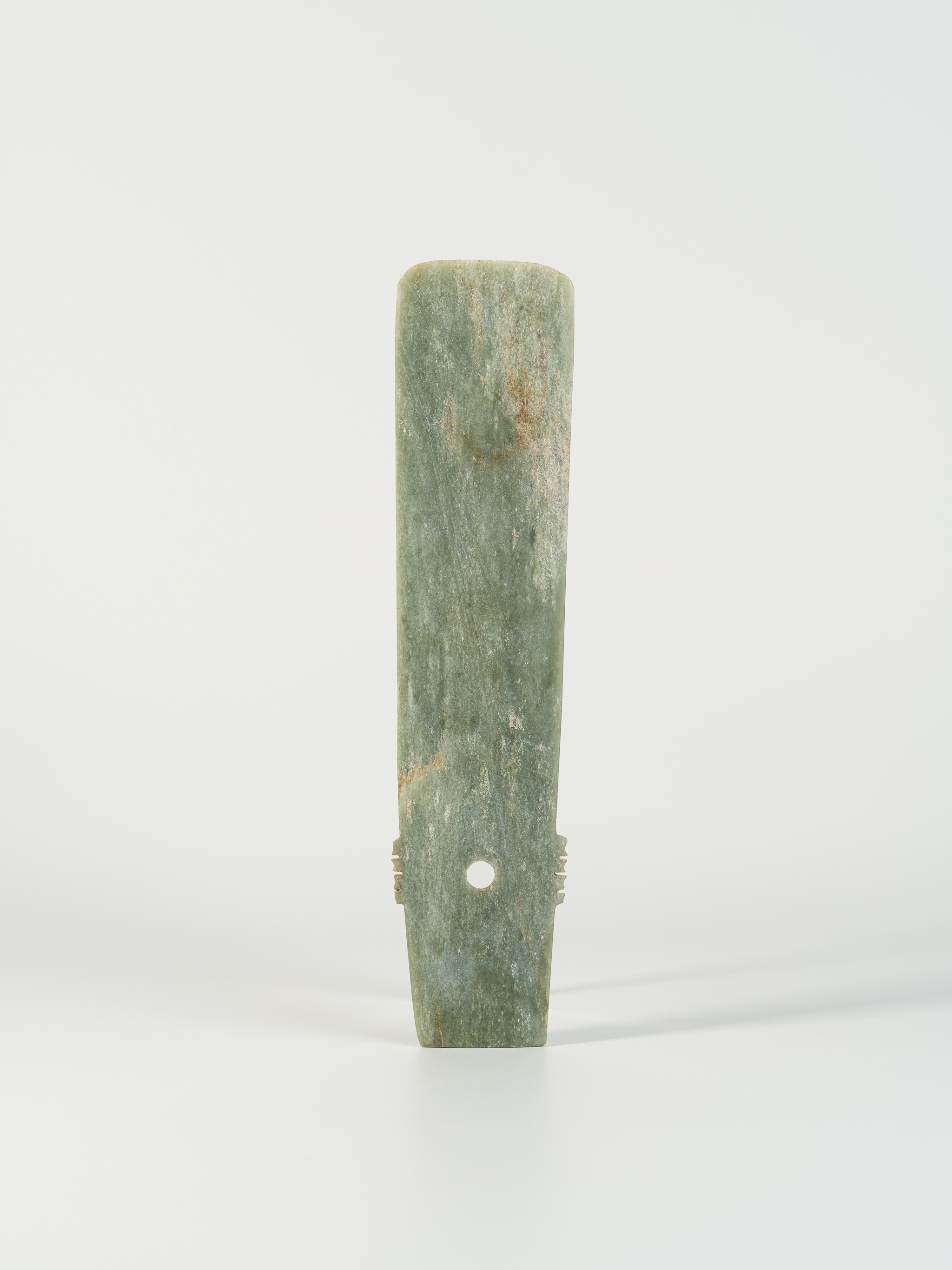 Lot 787 - A JADE CEREMONIAL BLADE, GUI, QIJIA