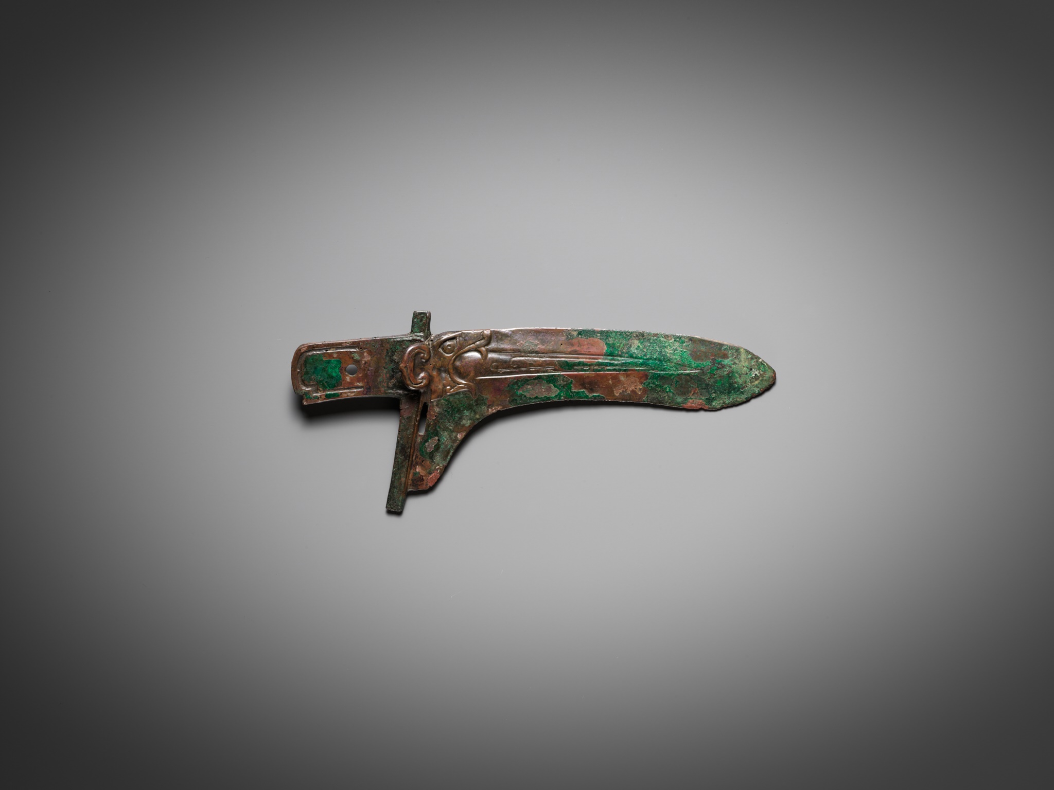 Lot 464 - A BRONZE HALBERD BLADE, GE, WESTERN ZHOU