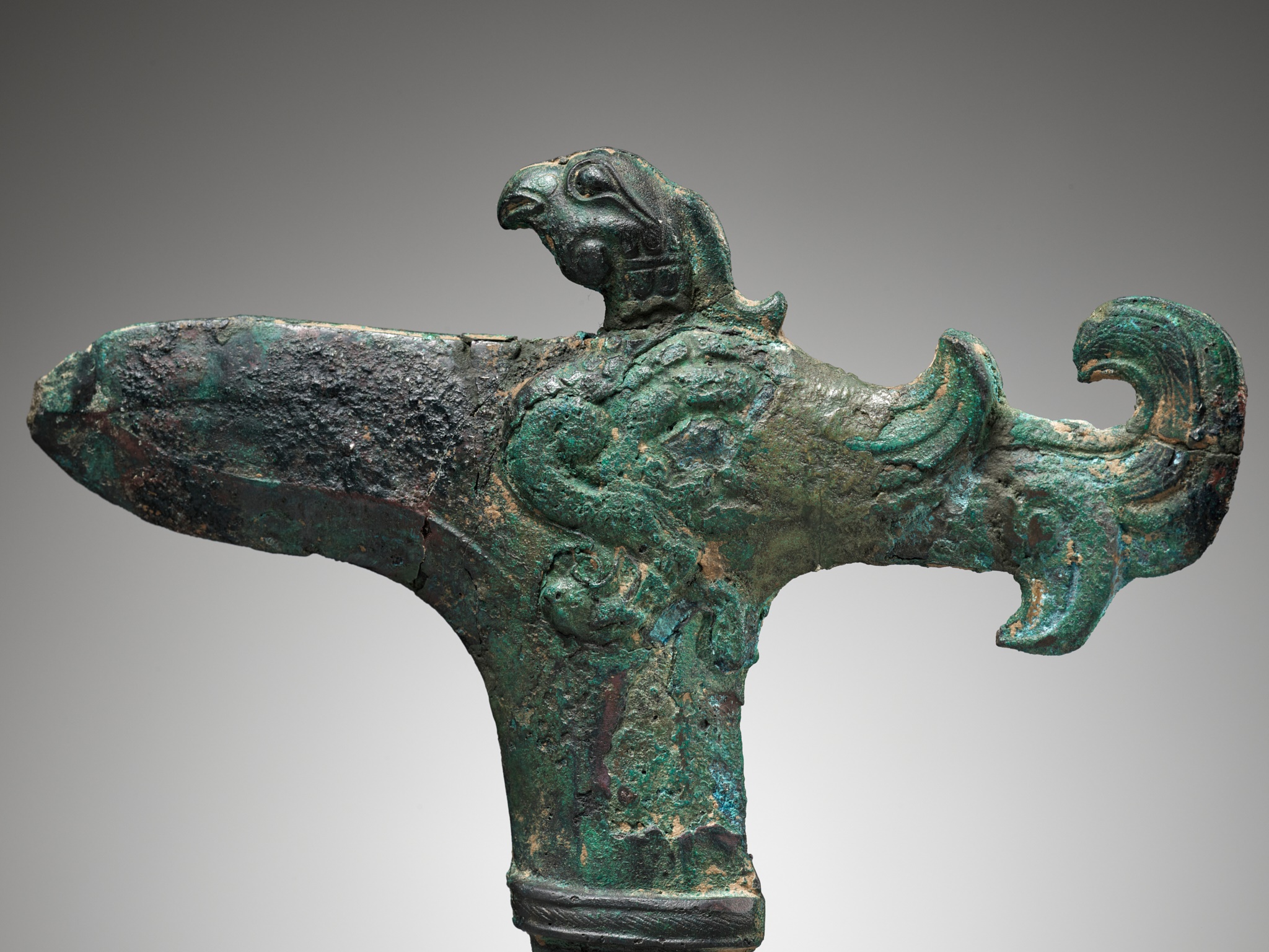 Lot 462 - A BRONZE ‘PHOENIX’ HALBERD BLADE, GE,