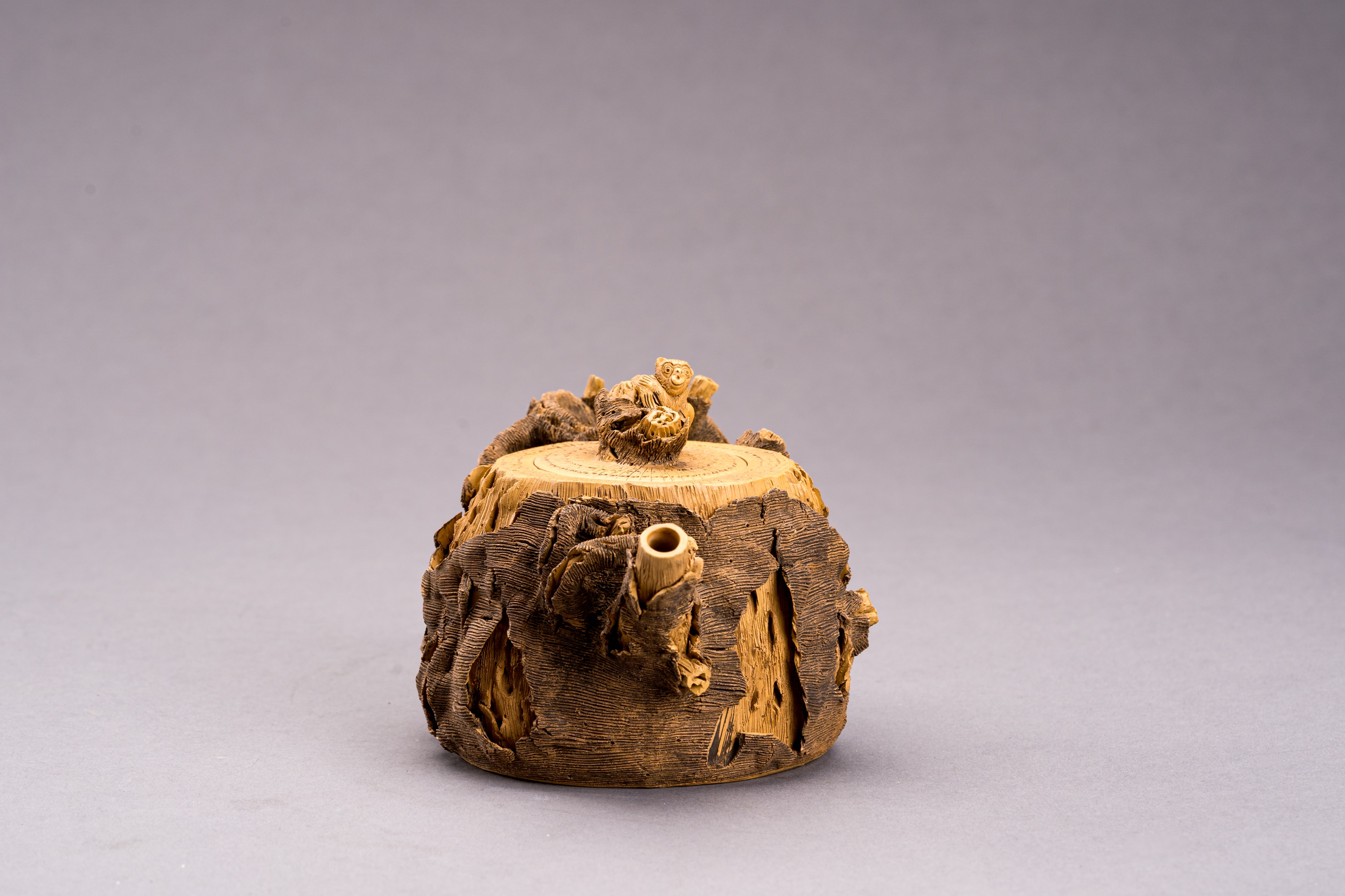 Lot 783 - AN YIXING ZISHA ‘TREE STUMP’ TEA POT