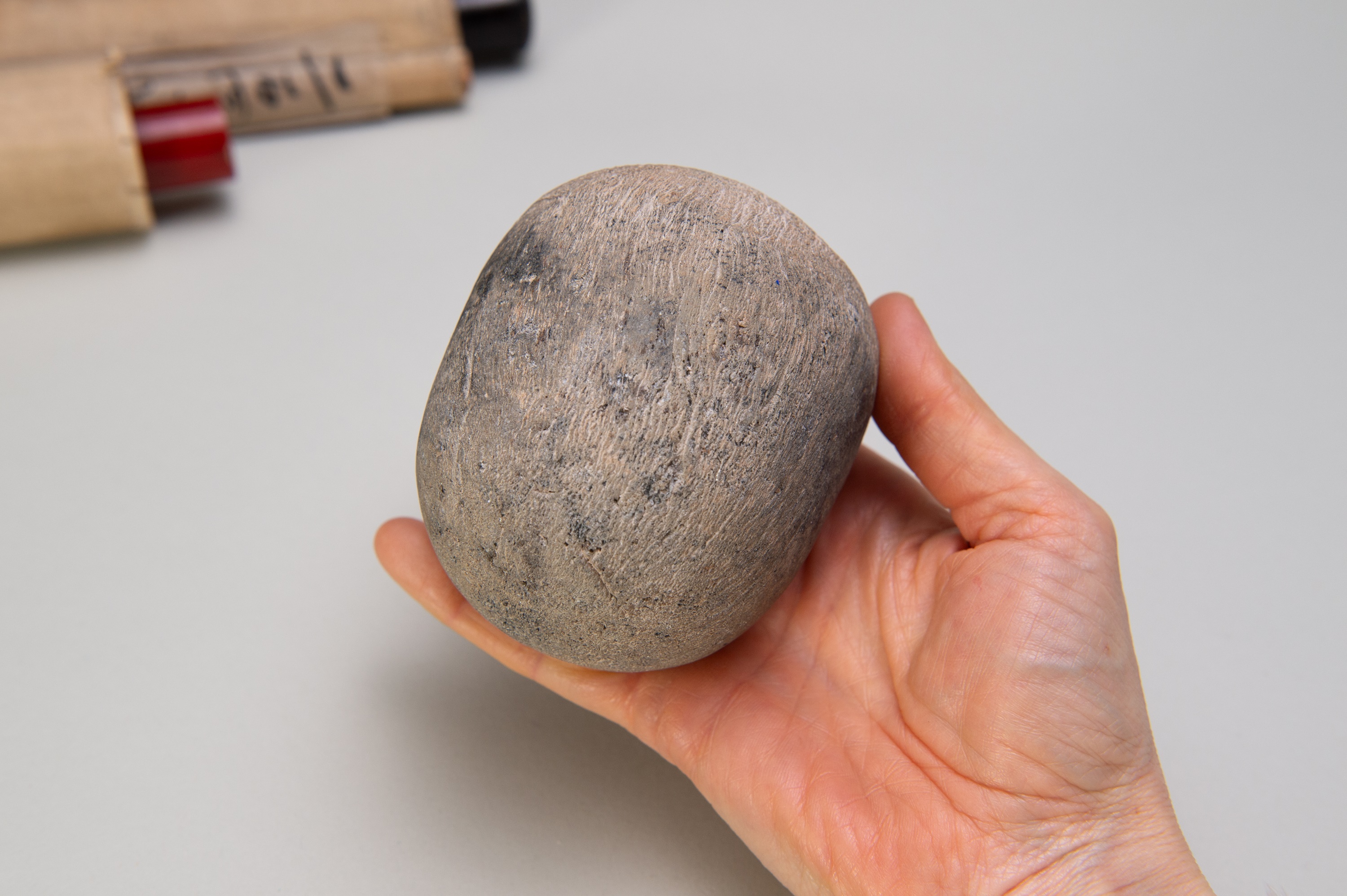 Lot 732 - A TRANSLUCENT GLASS ‘COSMIC EGG’, HAN