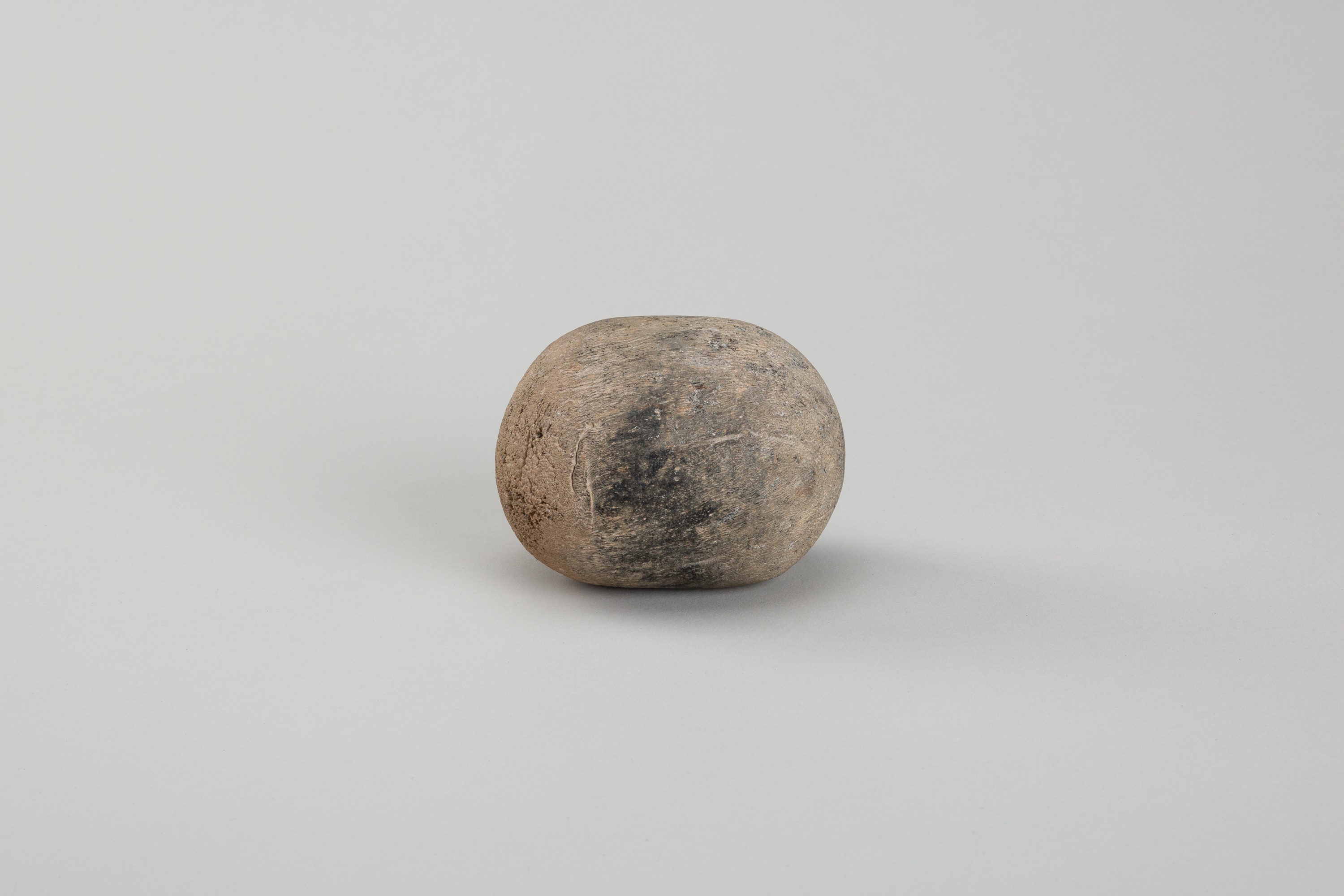 Lot 732 - A TRANSLUCENT GLASS ‘COSMIC EGG’, HAN