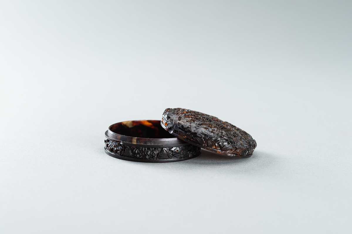 Lot 55 - A CARVED TORTOISESHELL SNUFF BOX AND A ‘RHINO