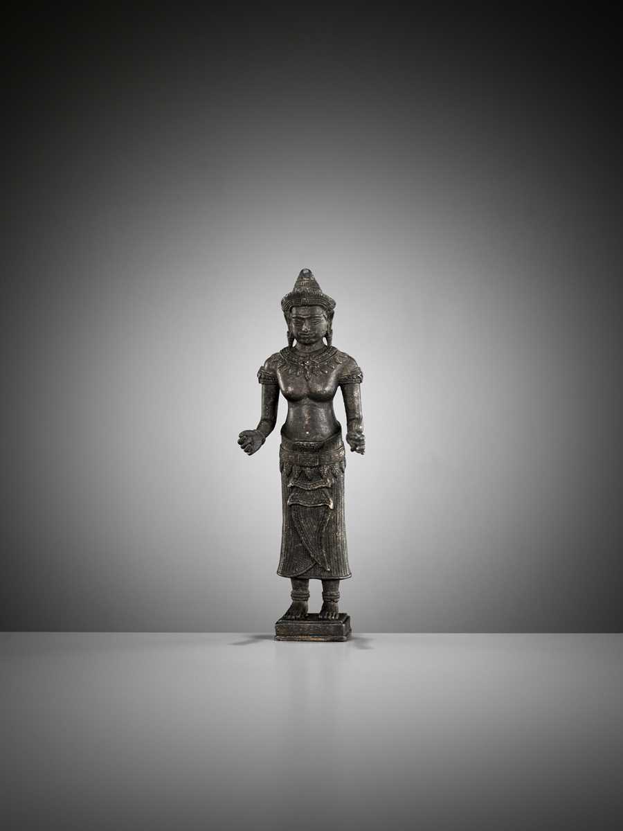 Lot 222 - A BRONZE FIGURE OF THE GODDESS UMA, KHMER,