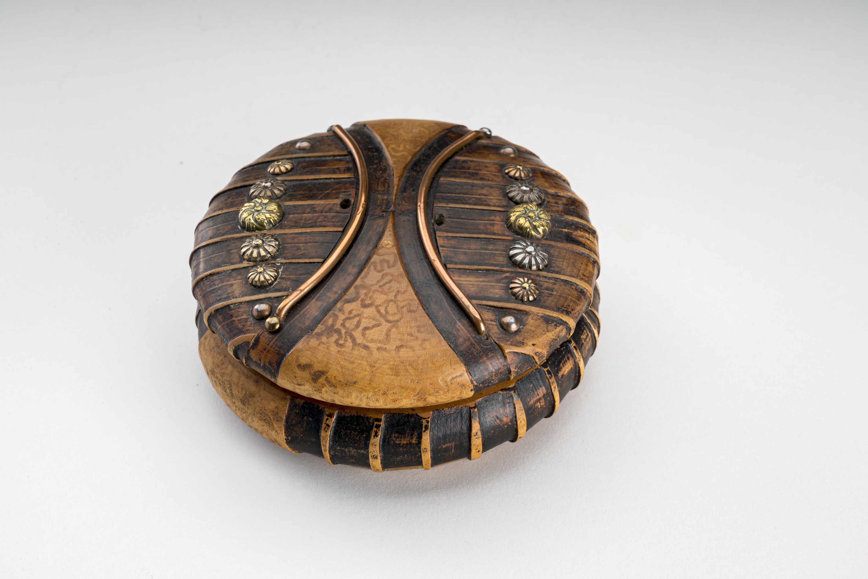 Lot 1037 - A CARVED AND INSET WOODEN BOX