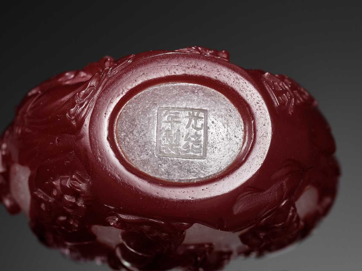 Lot 595 - A RUBY-RED OVERLAY SNOWFLAKE GLASS ‘SCHOLAR’