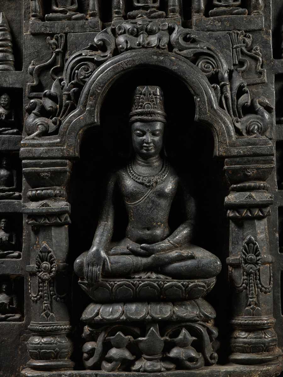 Lot 241 - A MAGNIFICENT BLACK STONE STELE DEPICTING AN