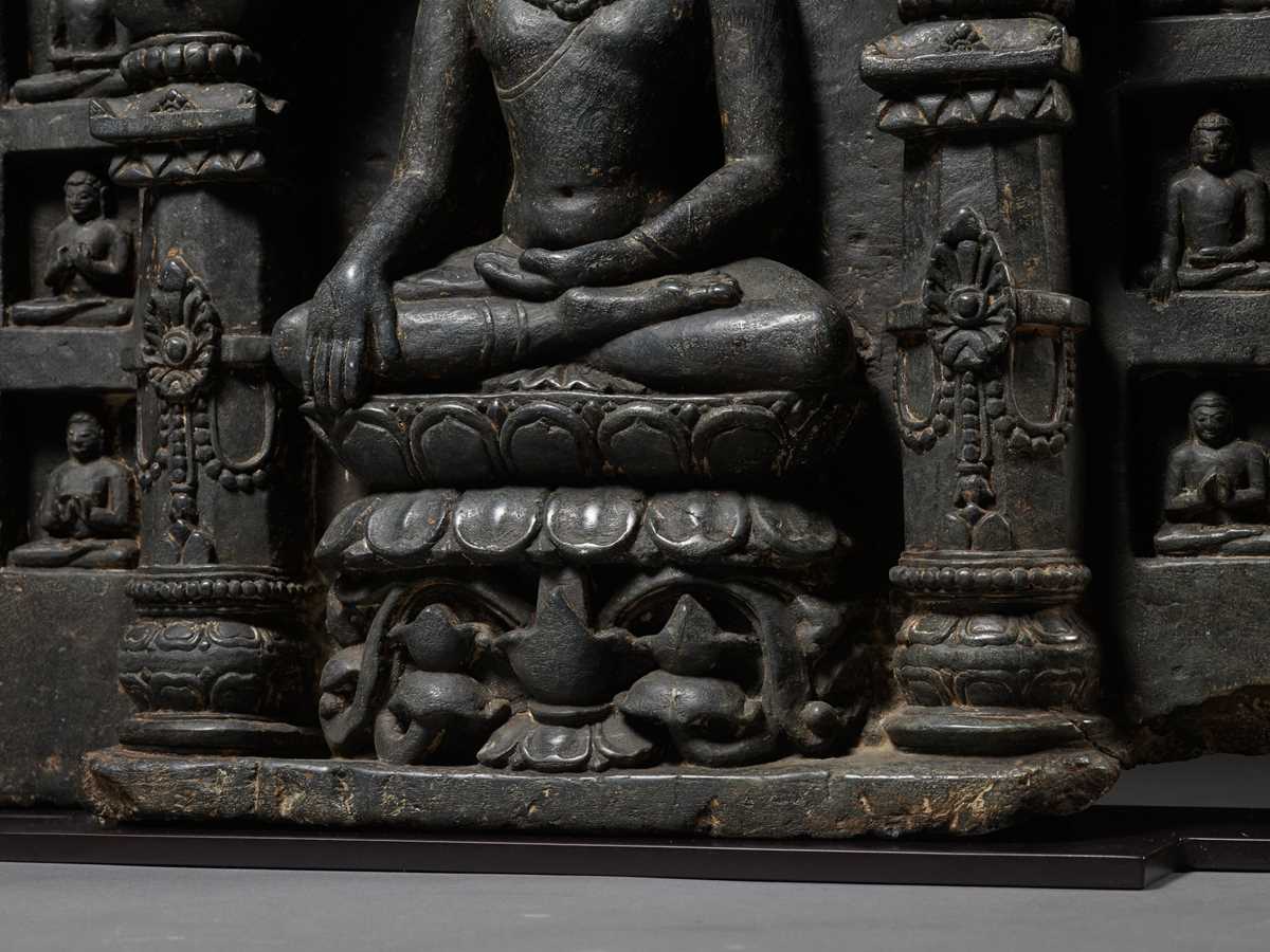 Lot 241 - A MAGNIFICENT BLACK STONE STELE DEPICTING AN