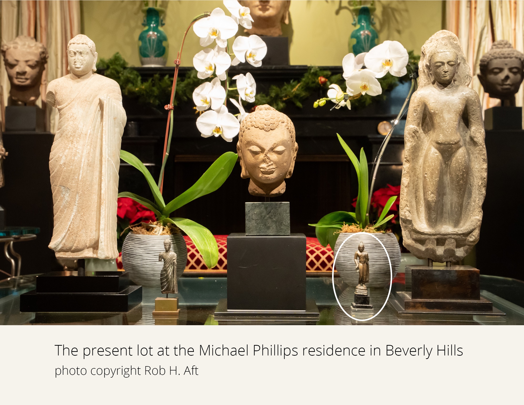 Lot 184 - A BRONZE FIGURE OF A STANDING BUDDHA,