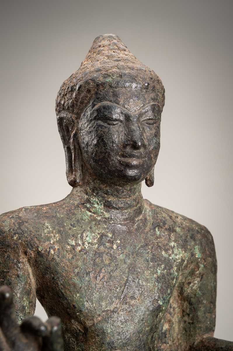Lot 1420 - A BRONZE FIGURE OF BUDDHA, MON DVARAVATI