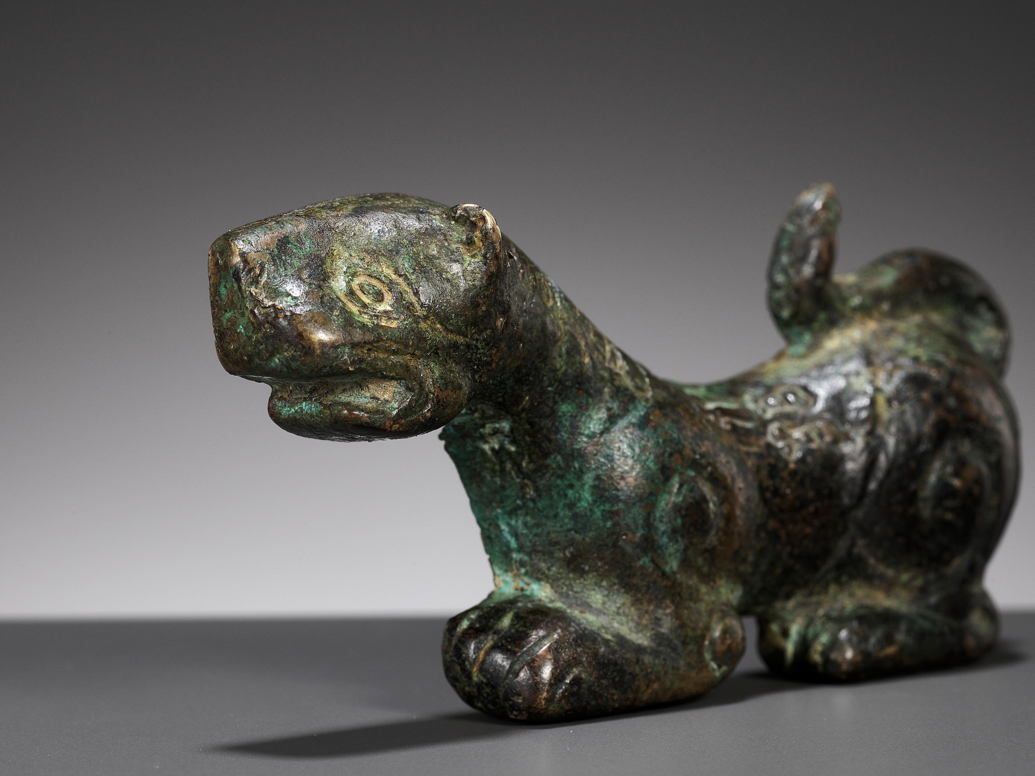 Lot 306 - AN INSCRIBED HALF OF A BRONZE TIGER TALLY,