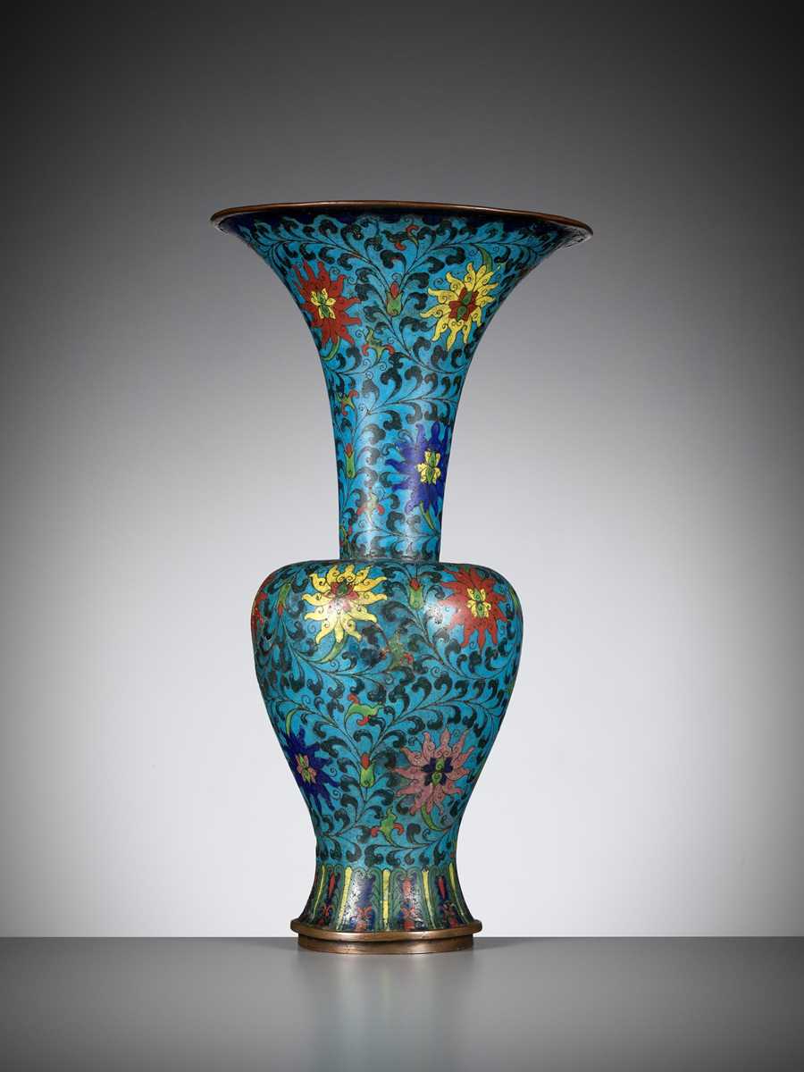 Lot 11 - A CLOISONNÉ ENAMEL PHOENIX TAIL VASE, YENYEN,
