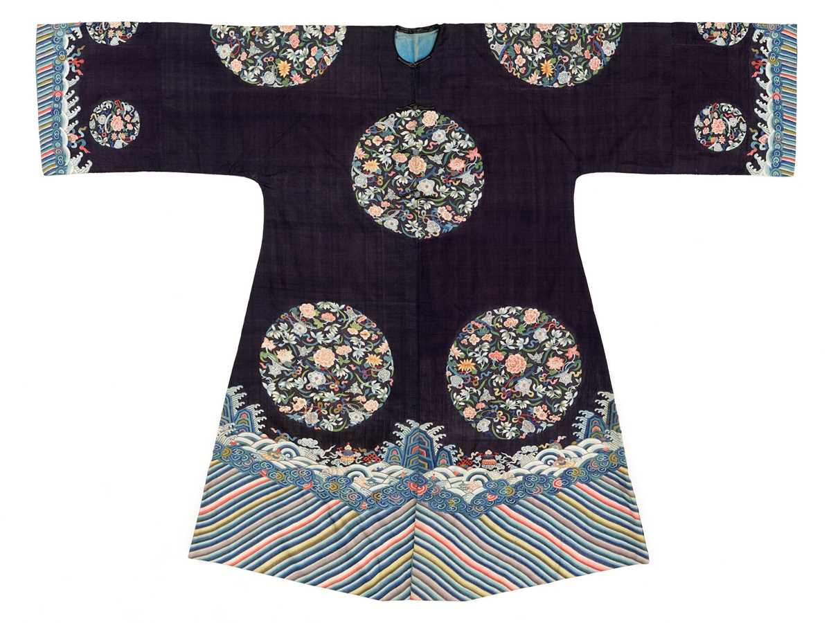 Lot 406 - A SEMI-FORMAL MIDNIGHT-BLUE-GROUND KESI SILK