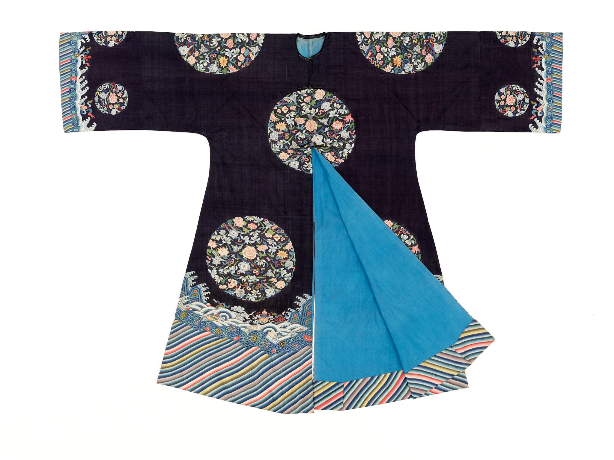 Lot 406 - A SEMI-FORMAL MIDNIGHT-BLUE-GROUND KESI SILK