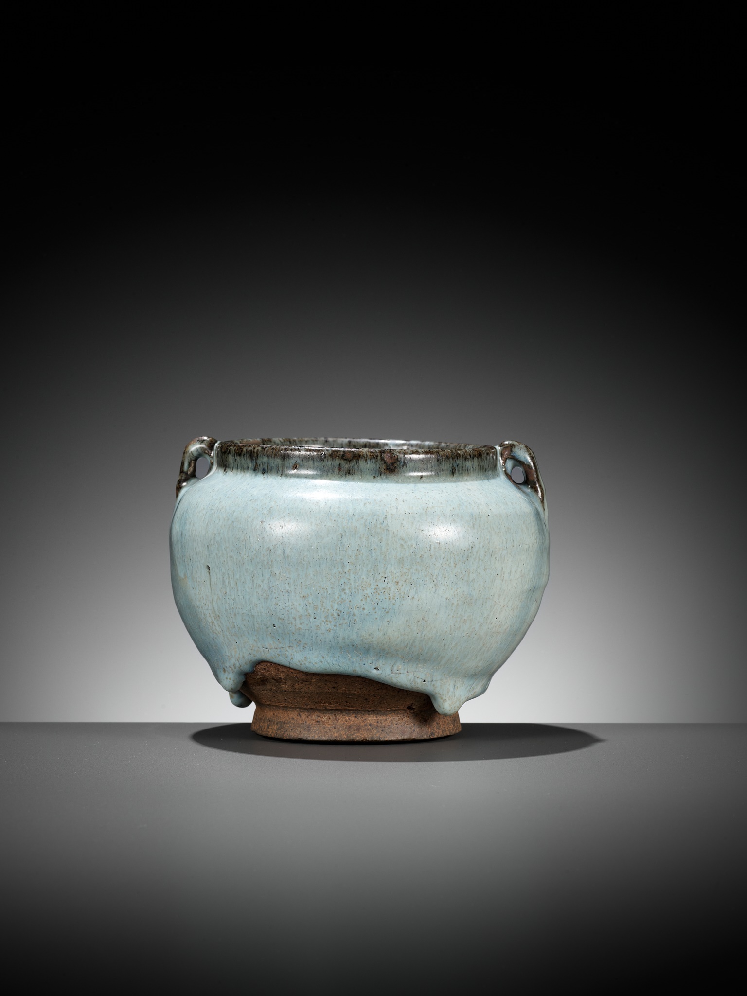 Lot 456 - A JUN-GLAZED TWIN-HANDLED JAR, JIN DYNASTY