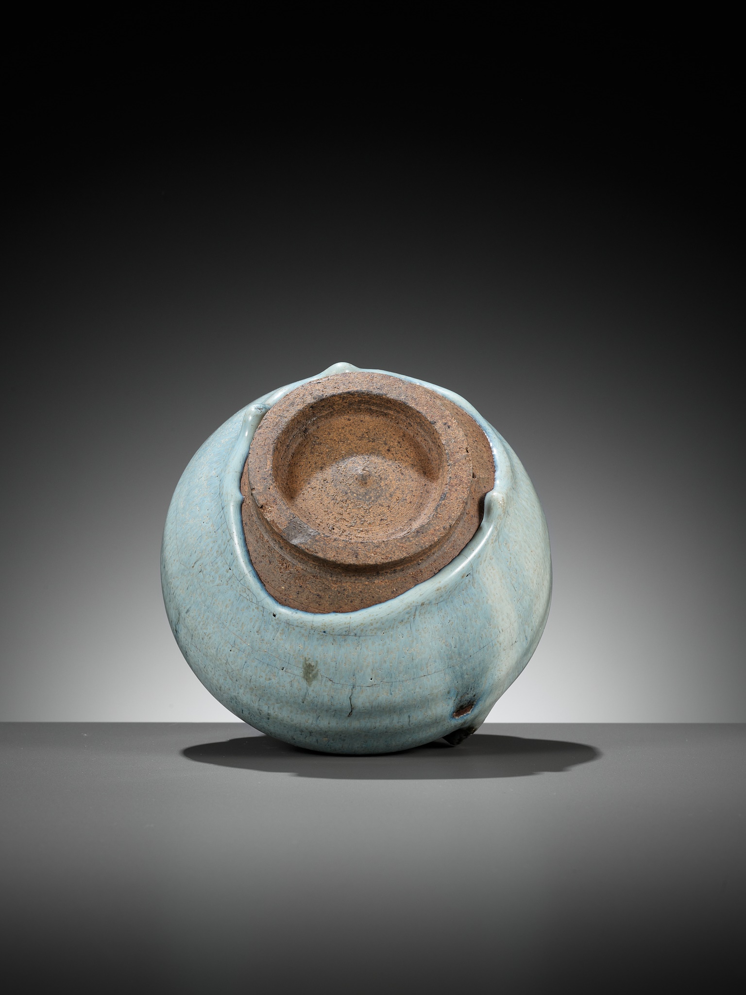 Lot 456 - A JUN-GLAZED TWIN-HANDLED JAR, JIN DYNASTY