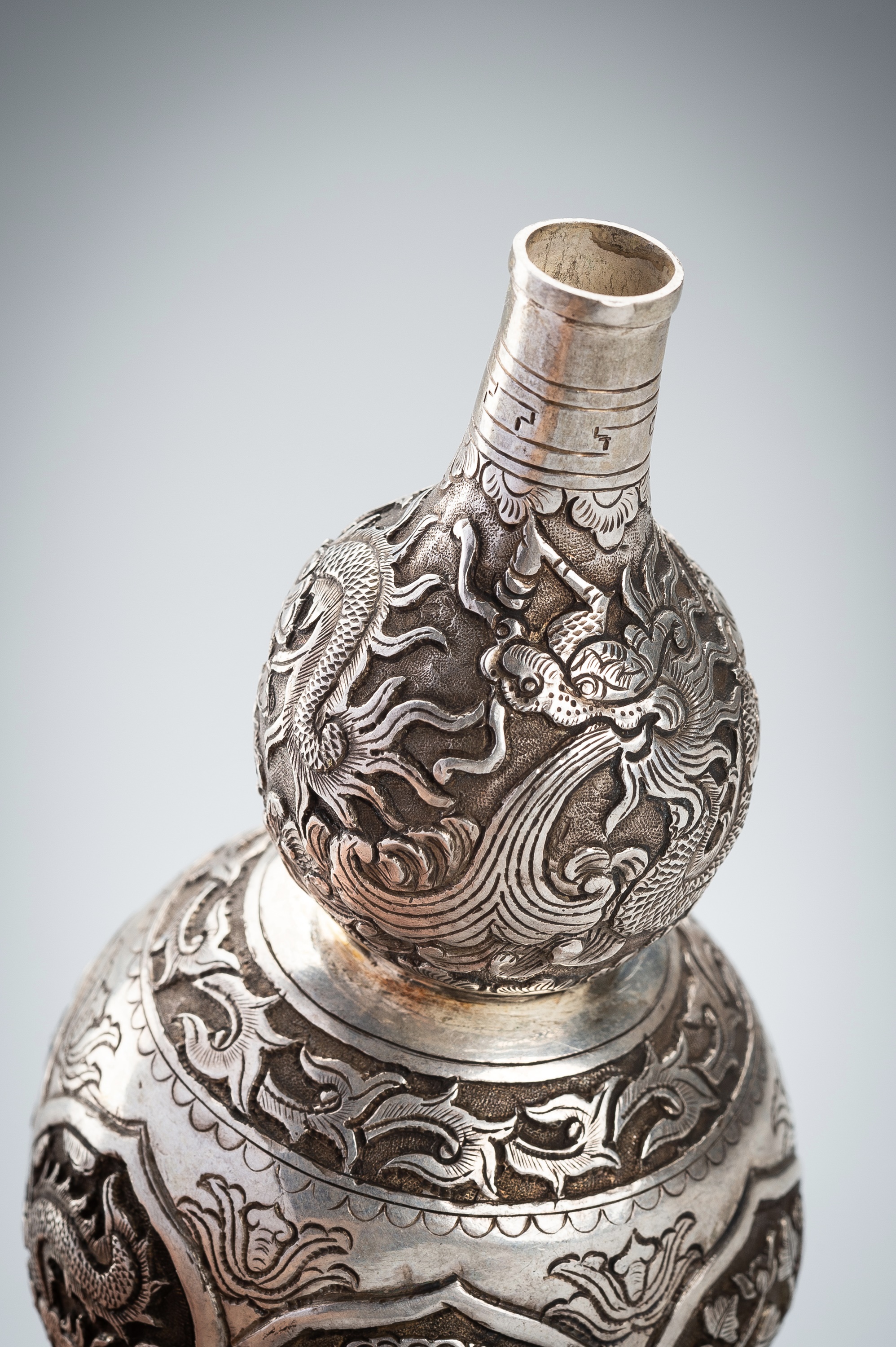 Lot 982 - A TALL DOUBLE GOURD SILVER VASE WITH