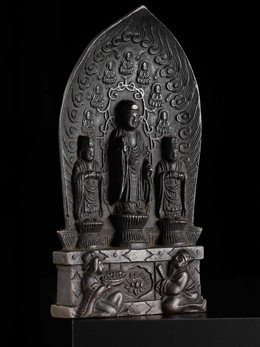 Lot 31 - A RARE VOTIVE BRONZE OF AN AMIDA TRIAD,