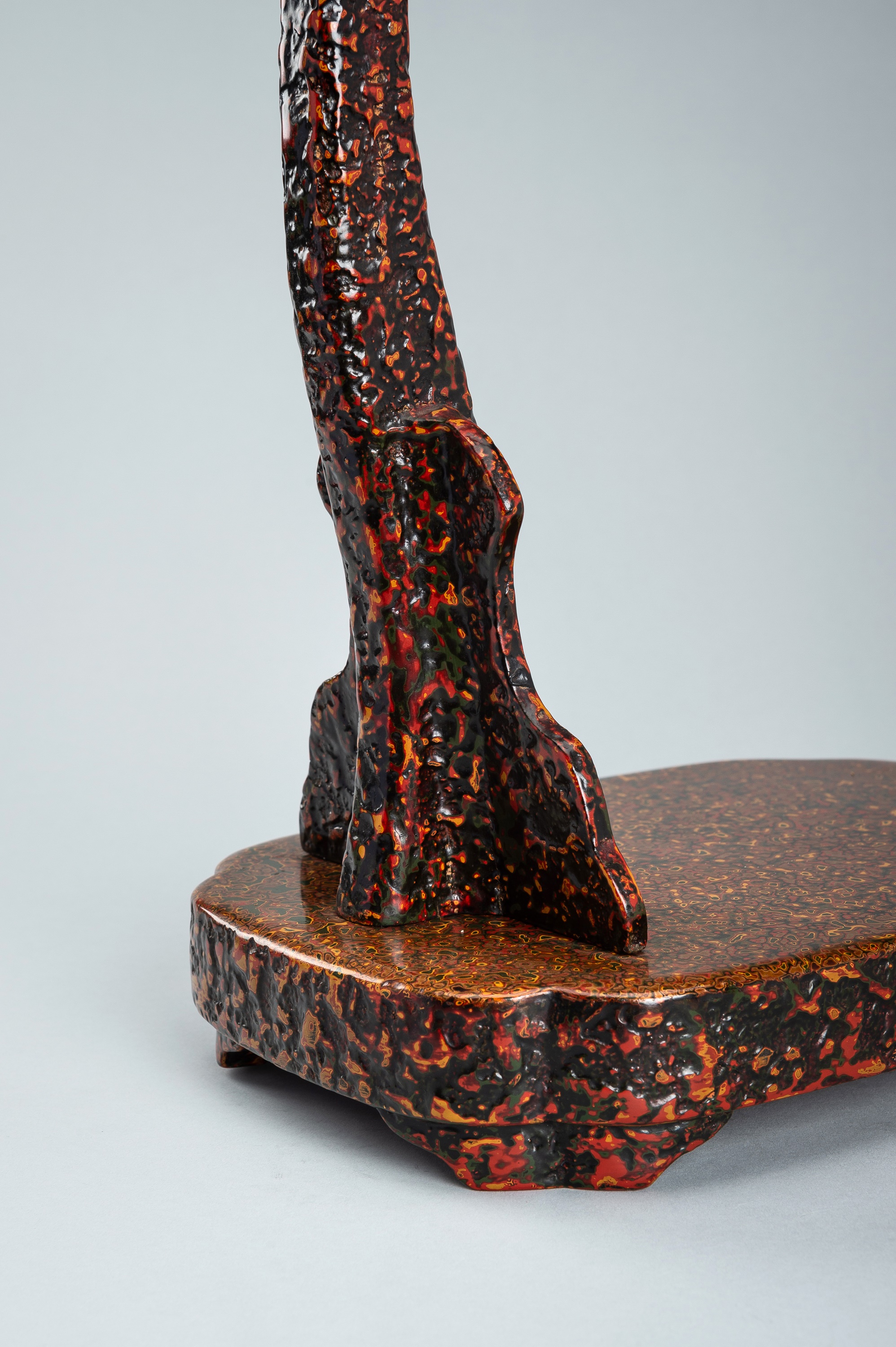Lot 41 - A TSUGARU LACQUER TACHI KAKE (STAND FOR A