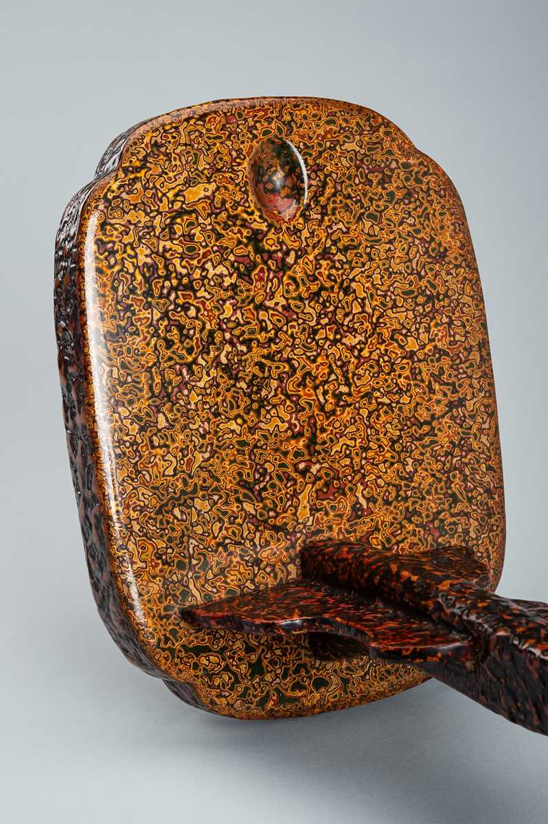 Lot 41 - A TSUGARU LACQUER TACHI KAKE (STAND FOR A
