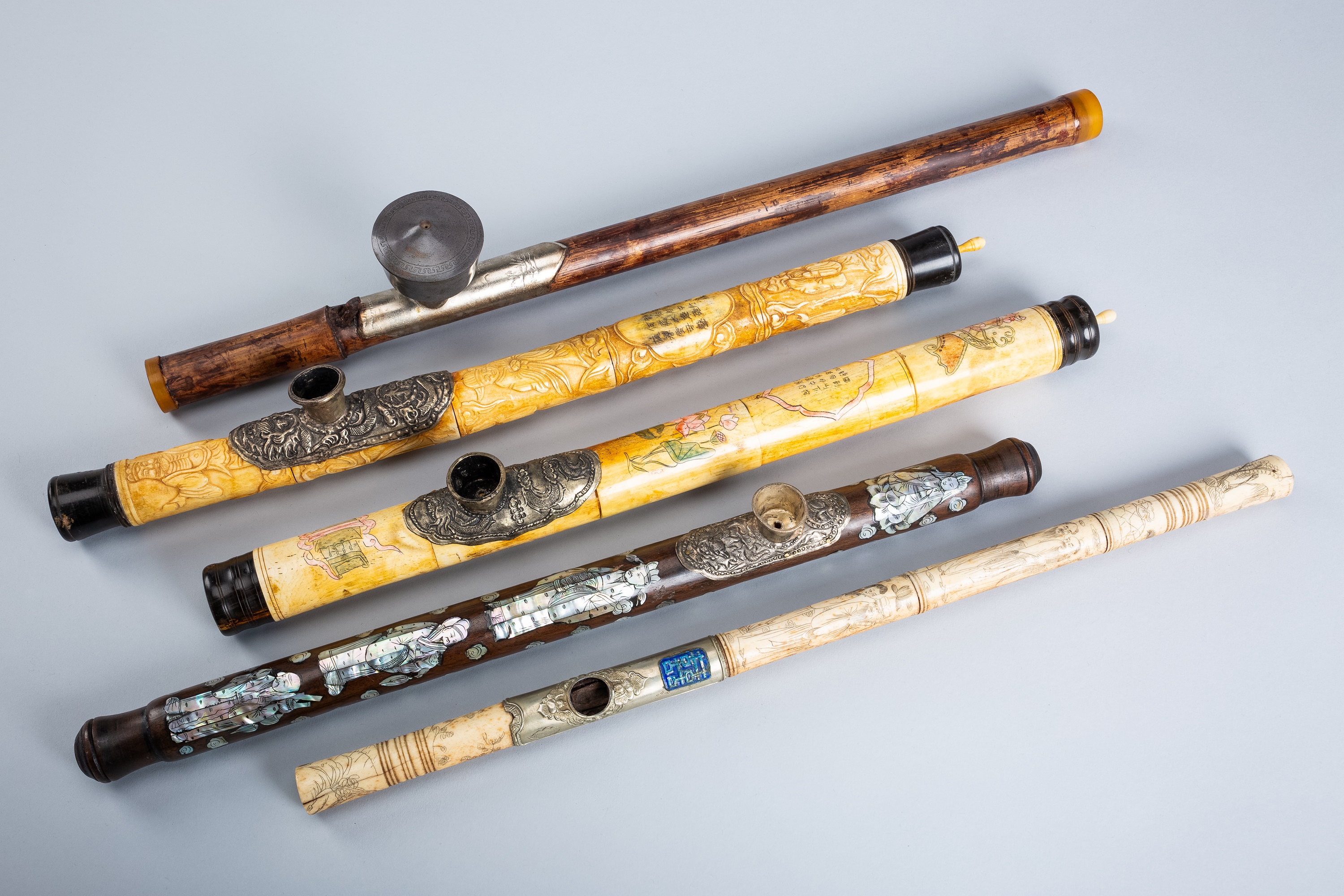 Lot 722 - A GROUP OF FIVE OPIUM PIPES, c. 1920s