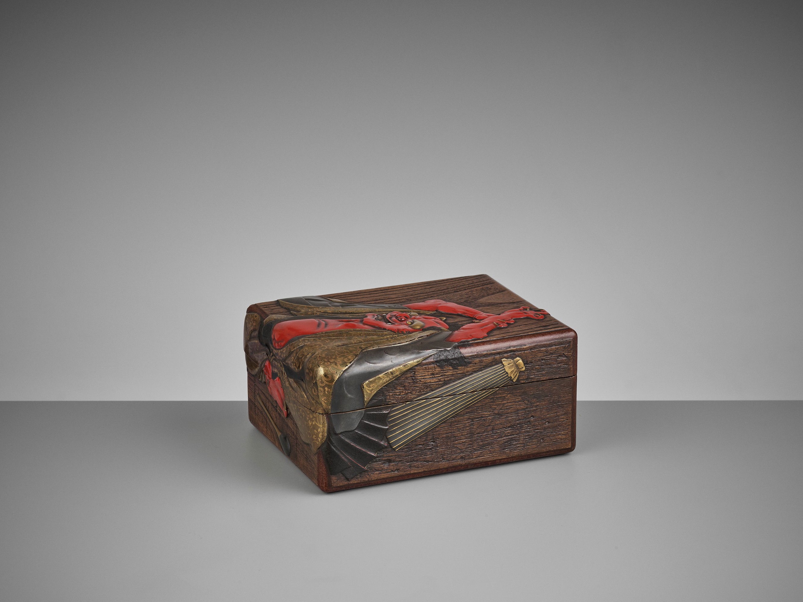 Lot 135 - TAIGYO YAMADA: A LACQUERED HINOKI WOOD BOX