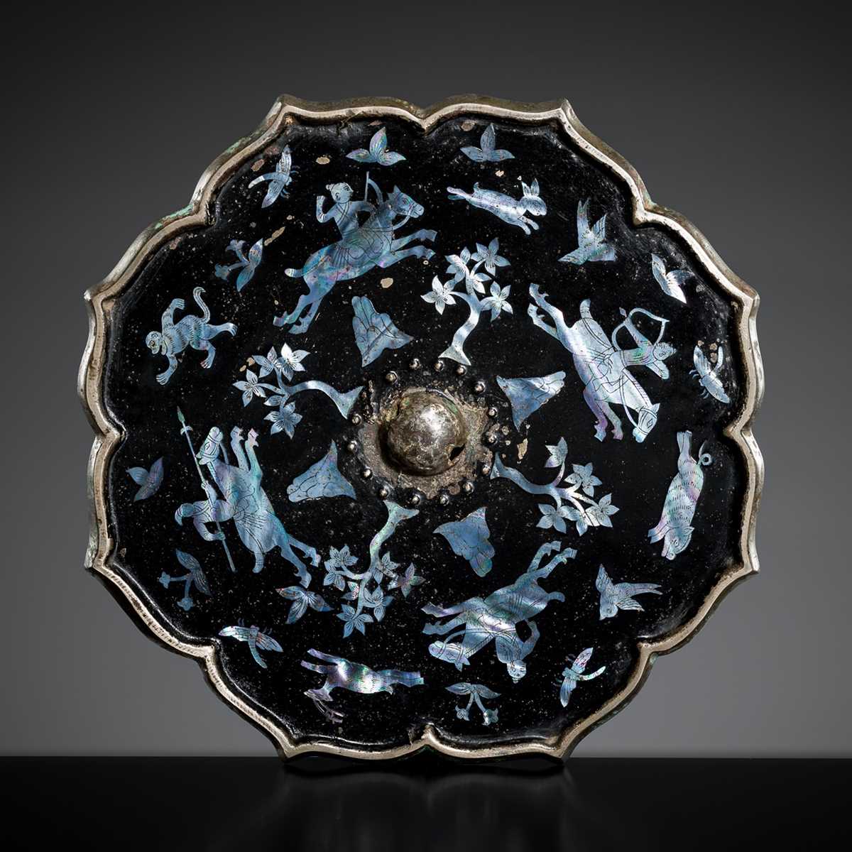 Lot 79 - A LACQUERED AND MOTHER-OF-PEARL-INLAID BRONZE