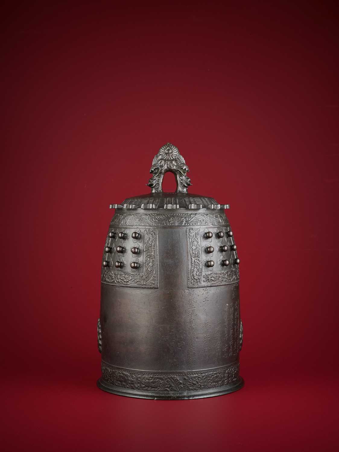 Lot 1 - A BRONZE TEMPLE BELL, BONSHO, DATED 1754