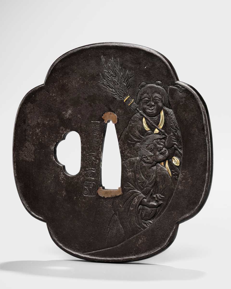 Lot 621 - SUGIURA JOI: AN IRON TSUBA DEPICTING KANZAN