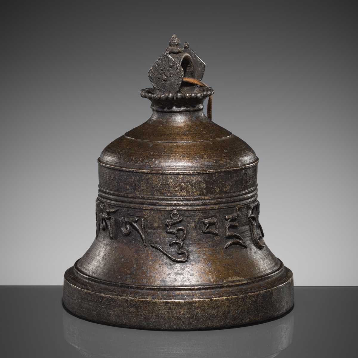 Lot 158 - A BRONZE TEMPLE BELL, GHANTA, 18TH-19TH