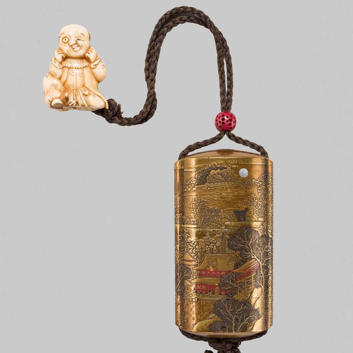 Lot 418 - TESSHO: A FIVE-CASE LACQUER INRO DEPICTING A