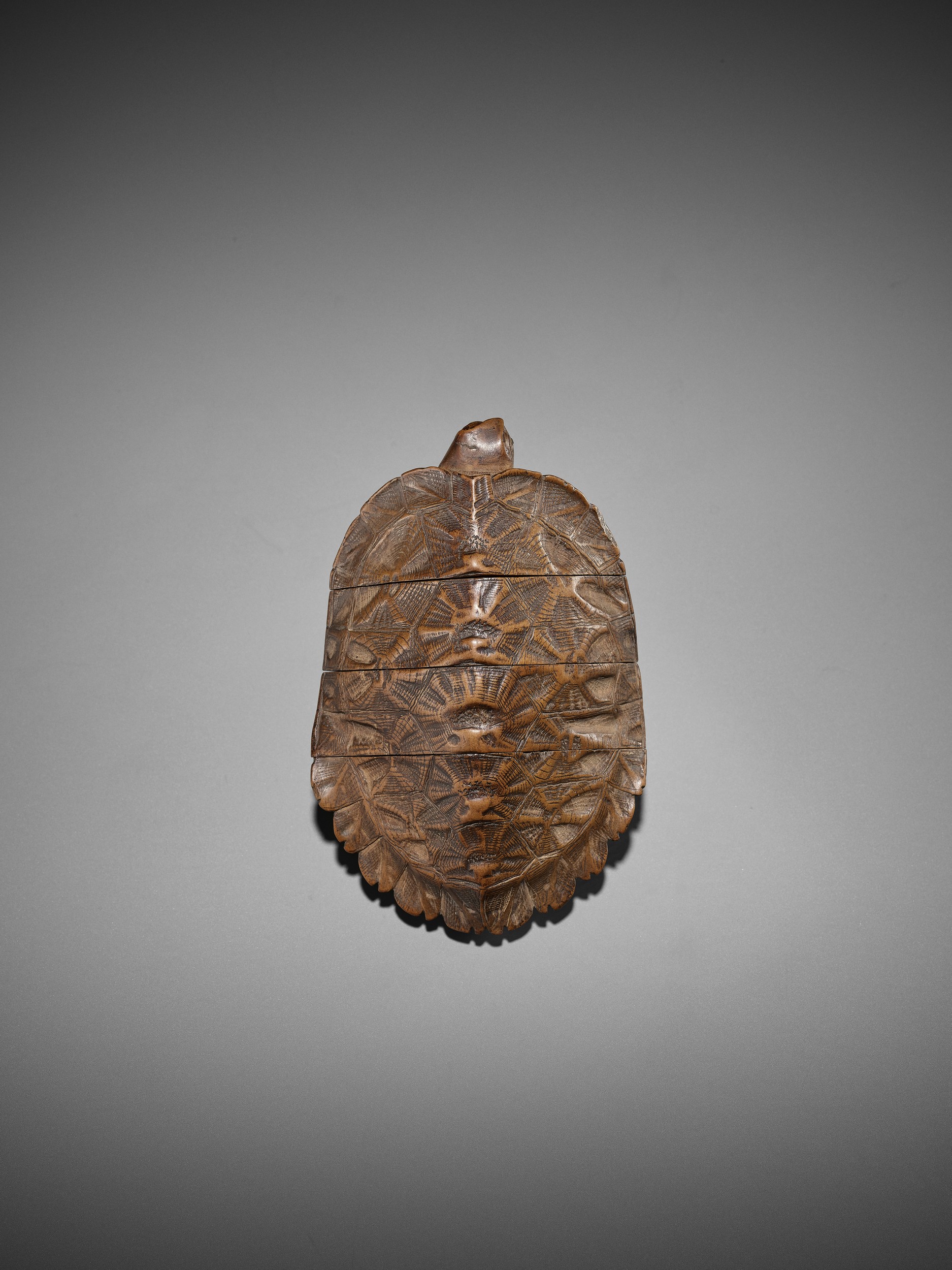 Lot 281 - A FINE THREE-CASE WOOD INRO OF A TORTOISE