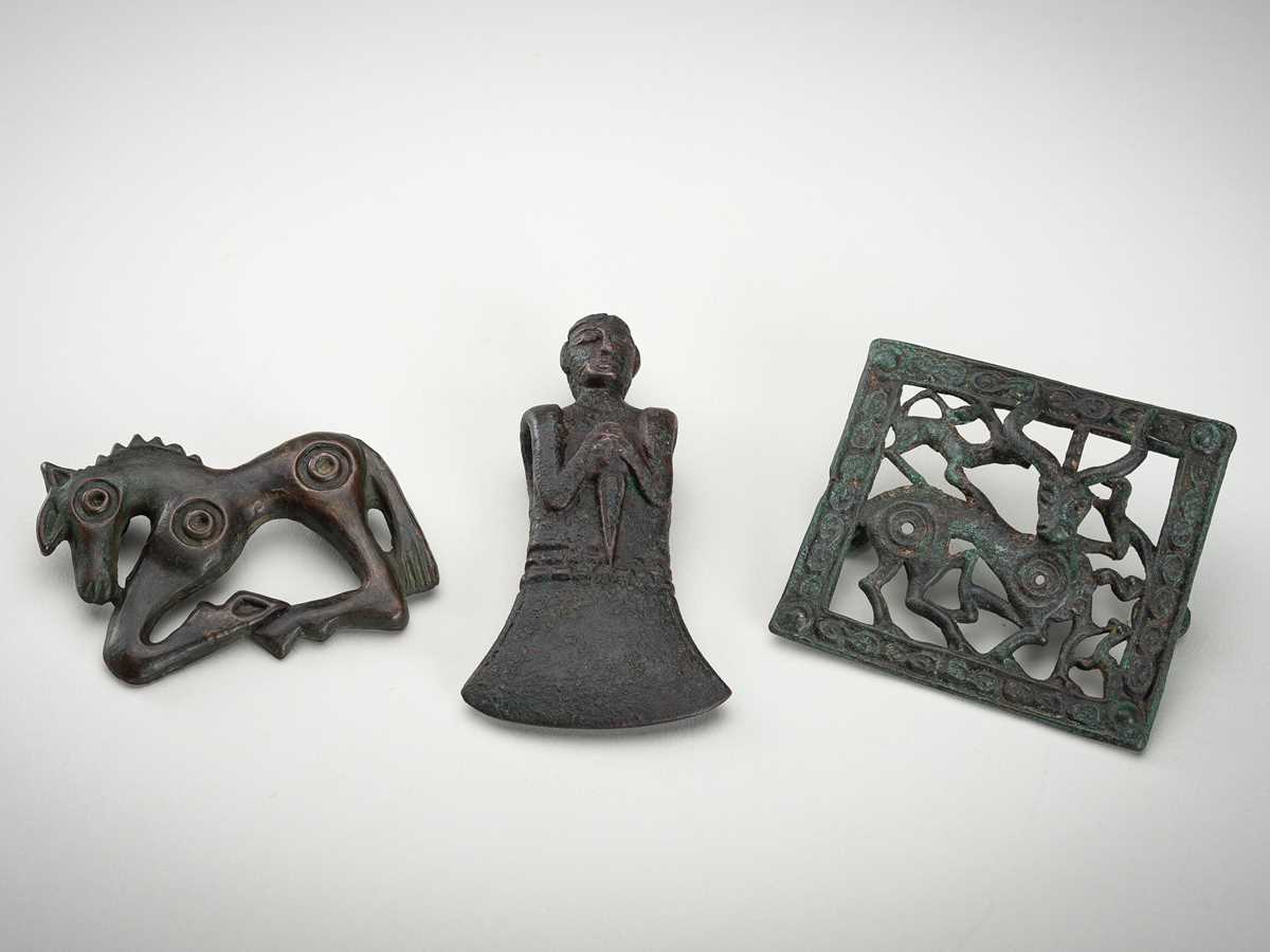 Lot 712 - A GROUP OF TWO ARCHAISTIC ORDOS-STYLE BRONZE