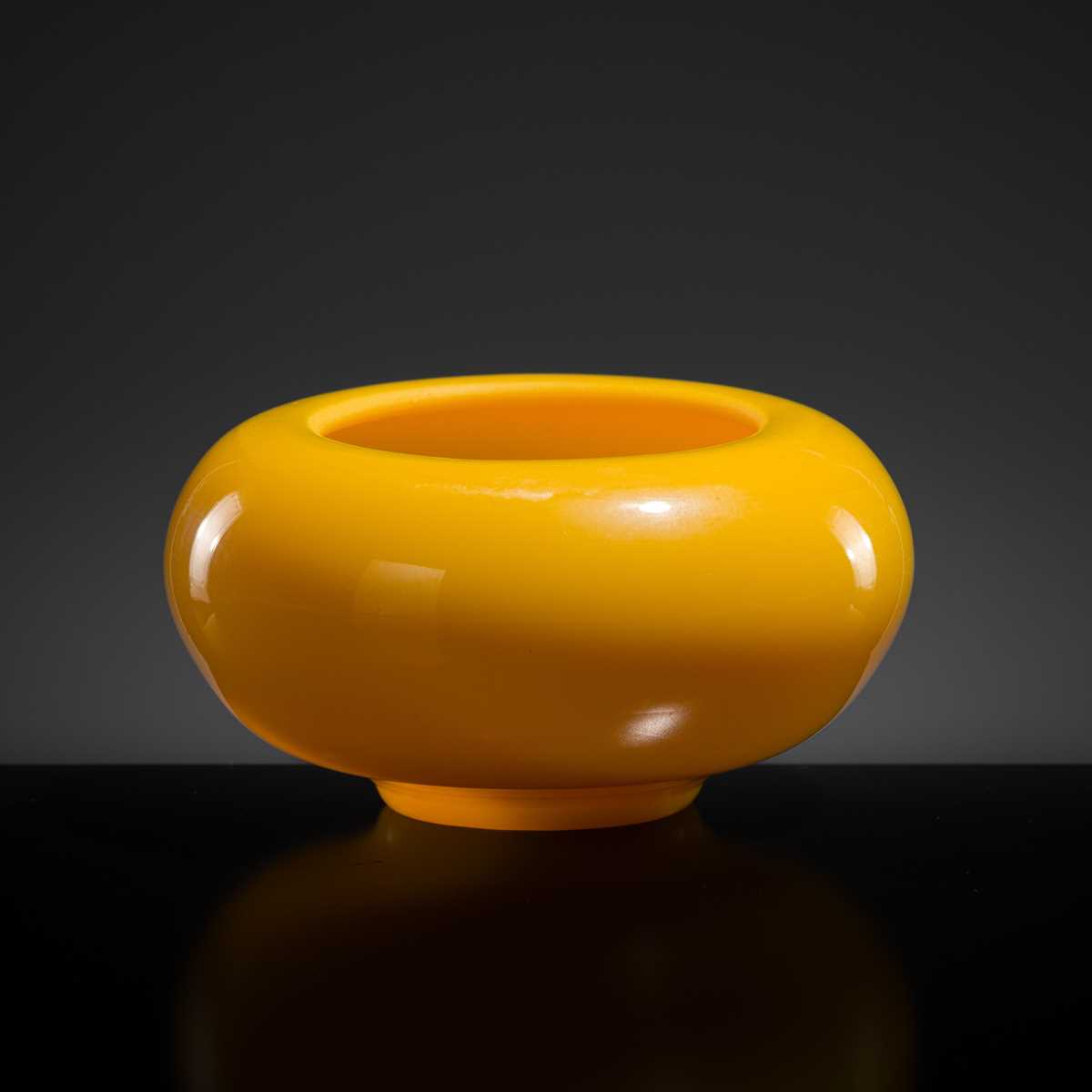 Lot 399 - A RARE EGG-YOLK-YELLOW GLASS BRUSH WASHER,