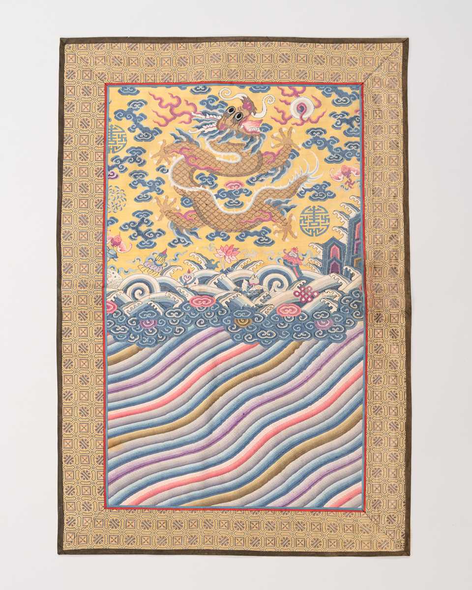 Lot 823 - A WOVEN SILK AND GOLD THREAD ‘DRAGON’ PANEL,
