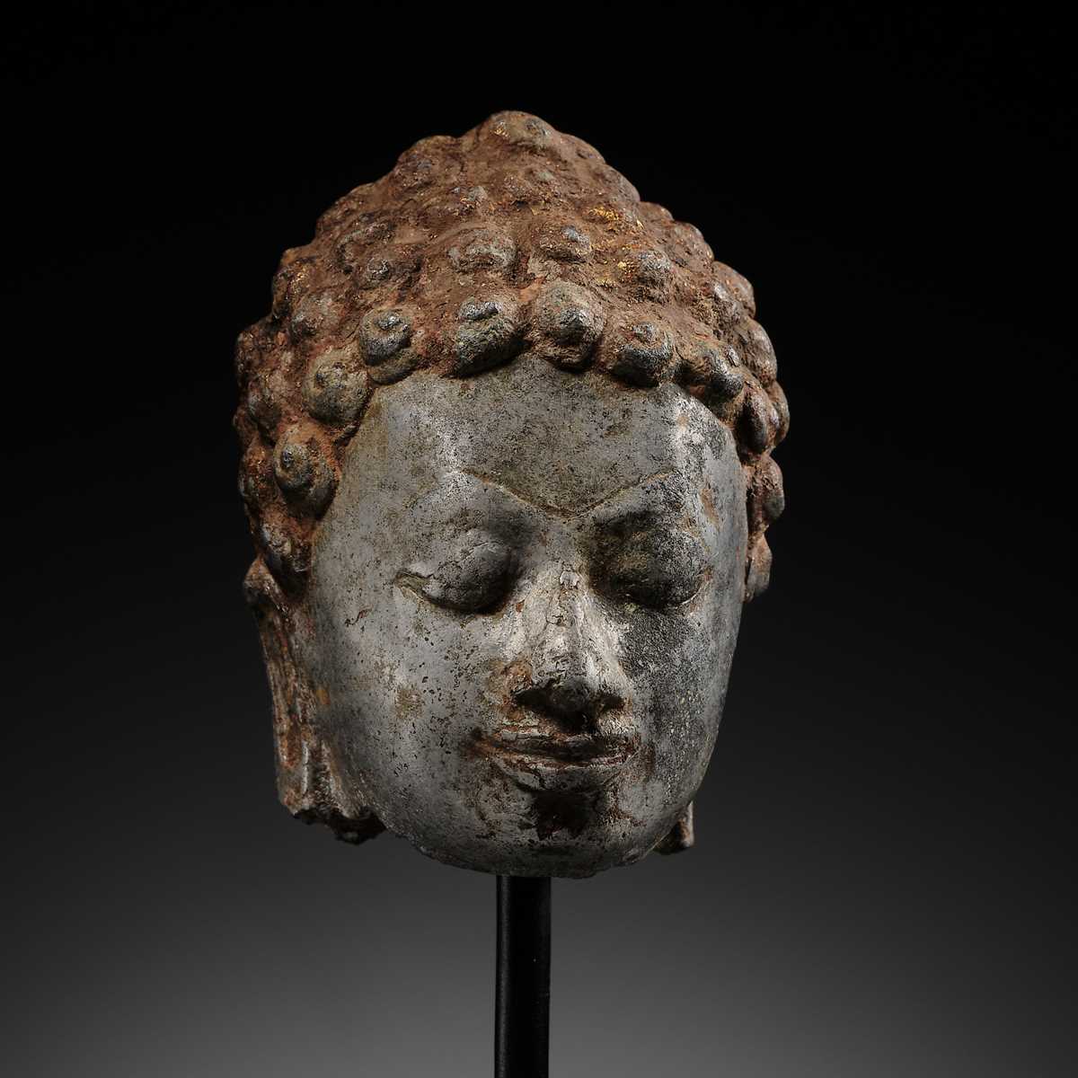 Lot 387 - AN EXCEEDINGLY RARE SILVER HEAD OF BUDDHA,