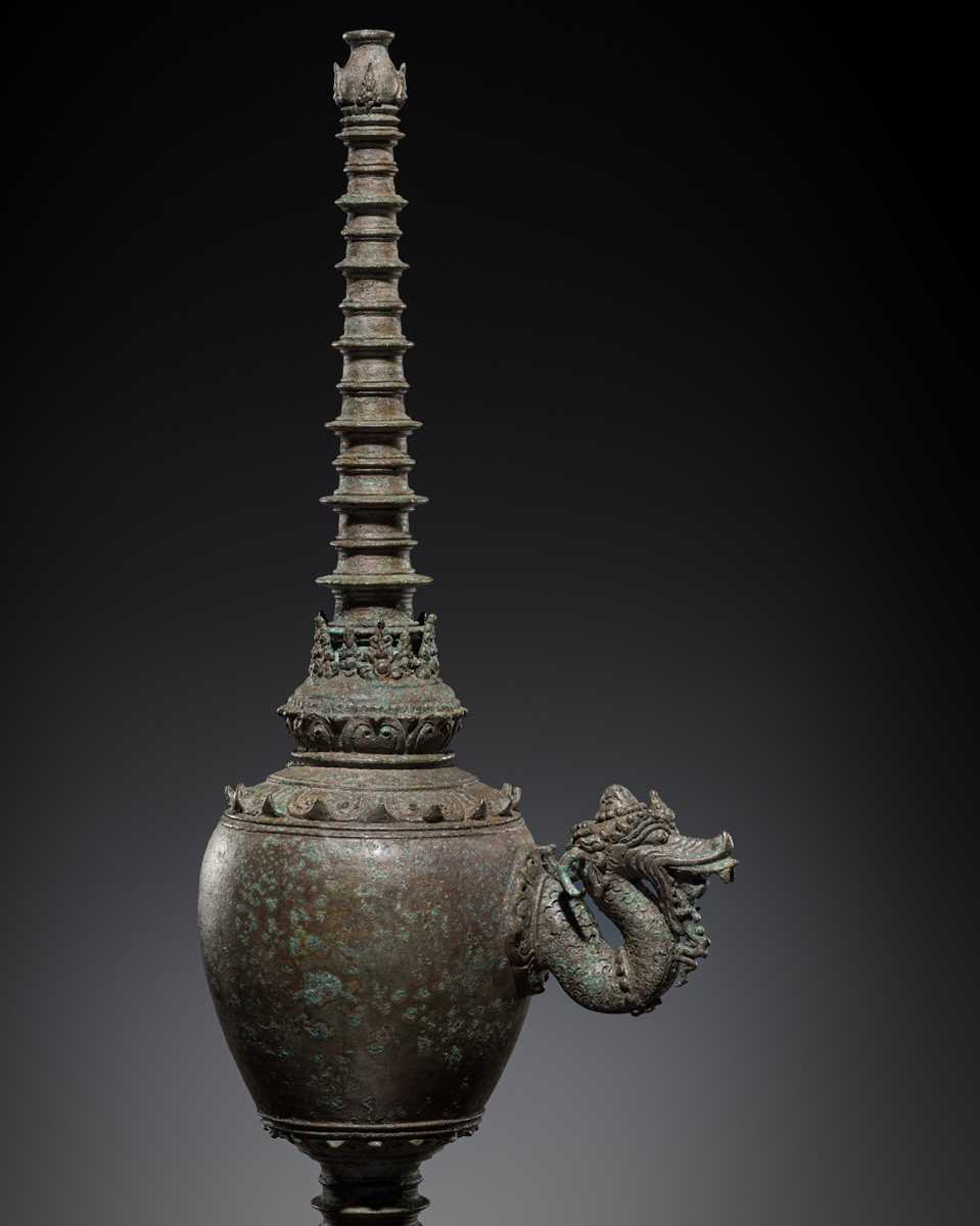 Lot 680 - A BRONZE HOLY WATER VESSEL, KAMANDALU, EAST