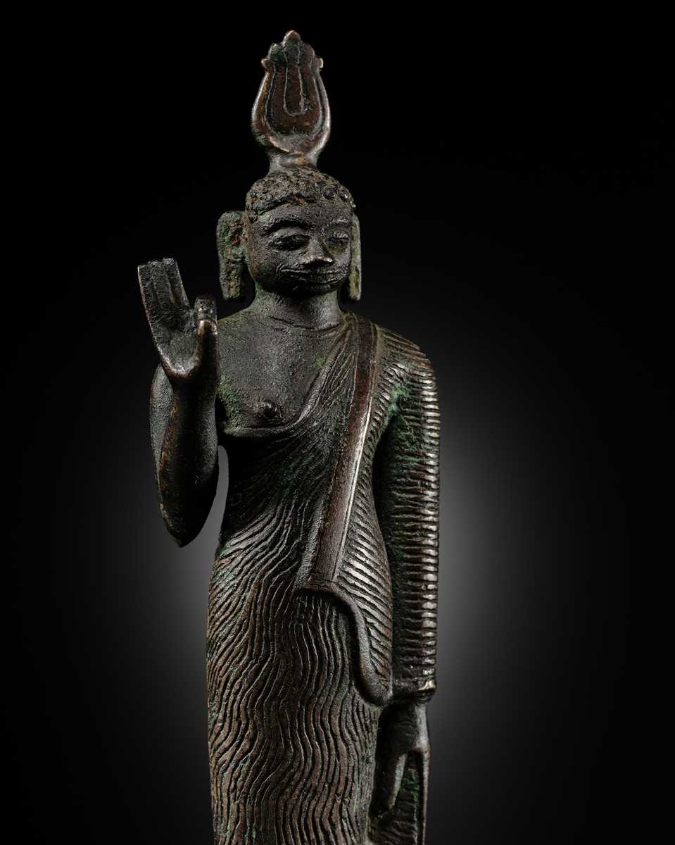Lot 652 - A BRONZE FIGURE OF BUDDHA, KANDYAN PERIOD,