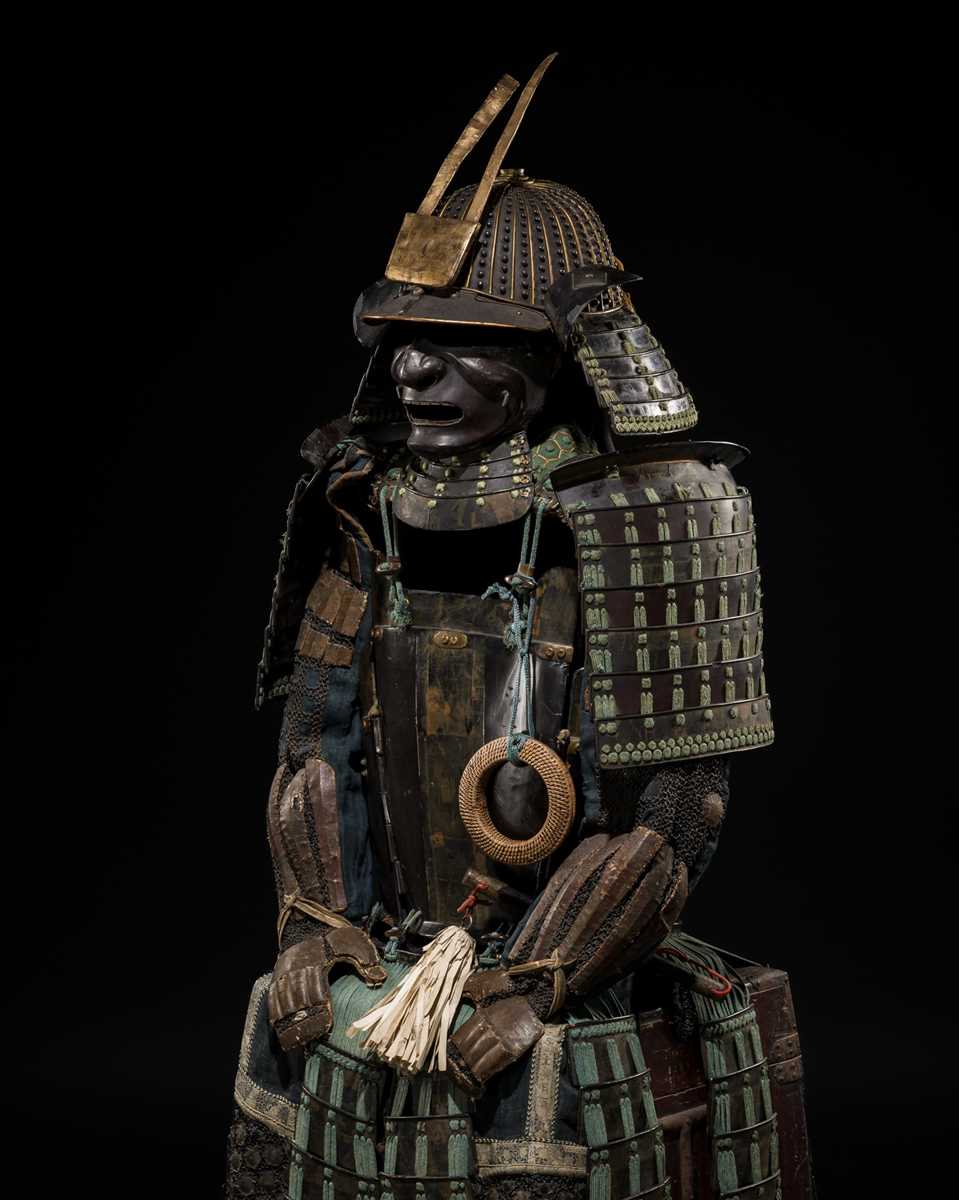 Lot 114 - AN IRON GOMAI-DO GUSOKU (FIVE PIECE CUIRASS