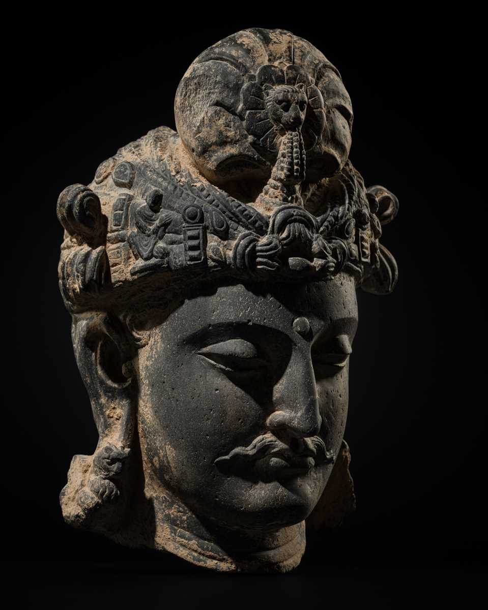 Lot 294 - A SUPERB GRAY SCHIST HEAD OF A BODHISATTVA