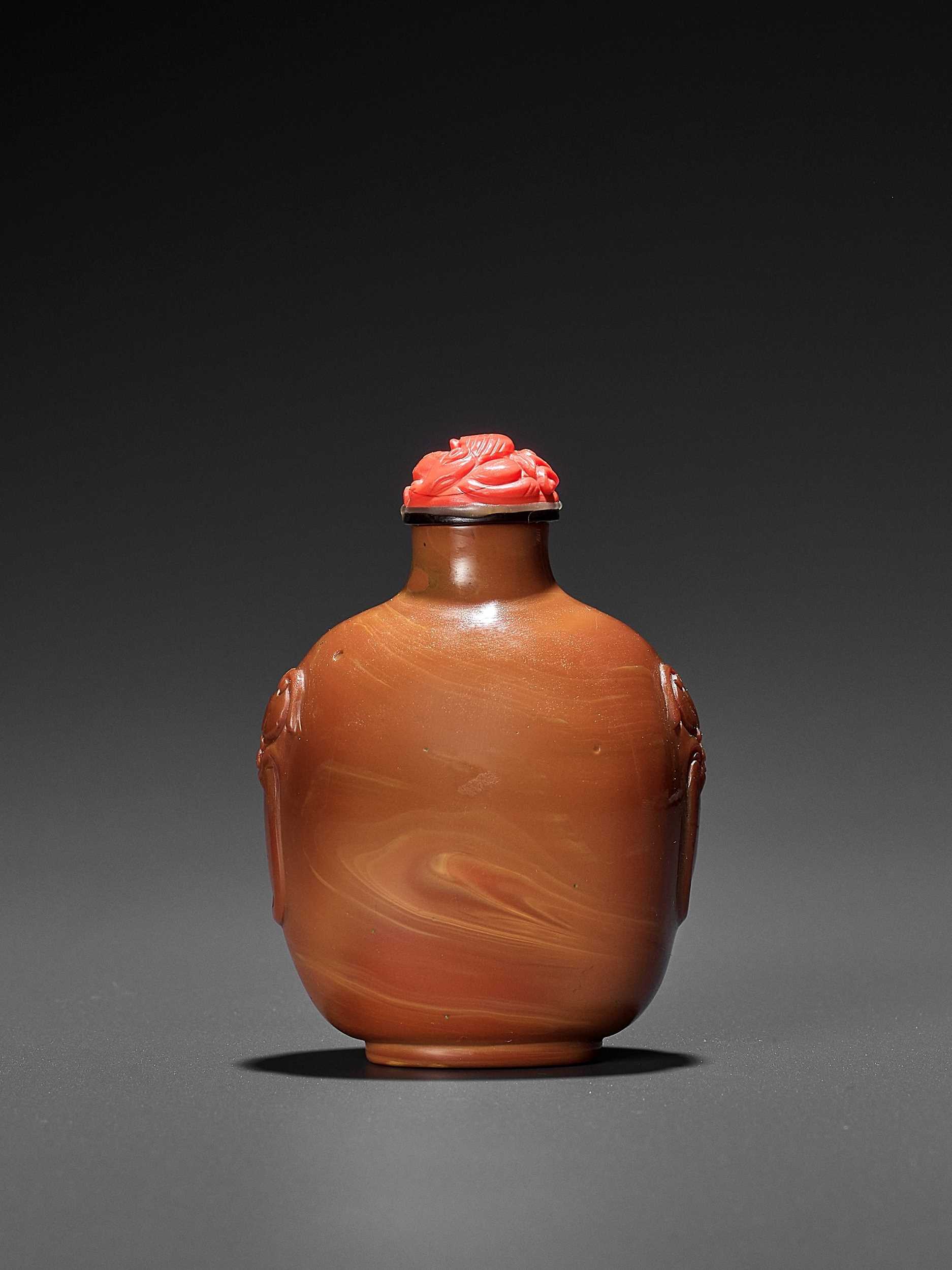 Lot 371 - A ‘REALGAR’ GLASS SNUFF BOTTLE, 18TH CENTURY