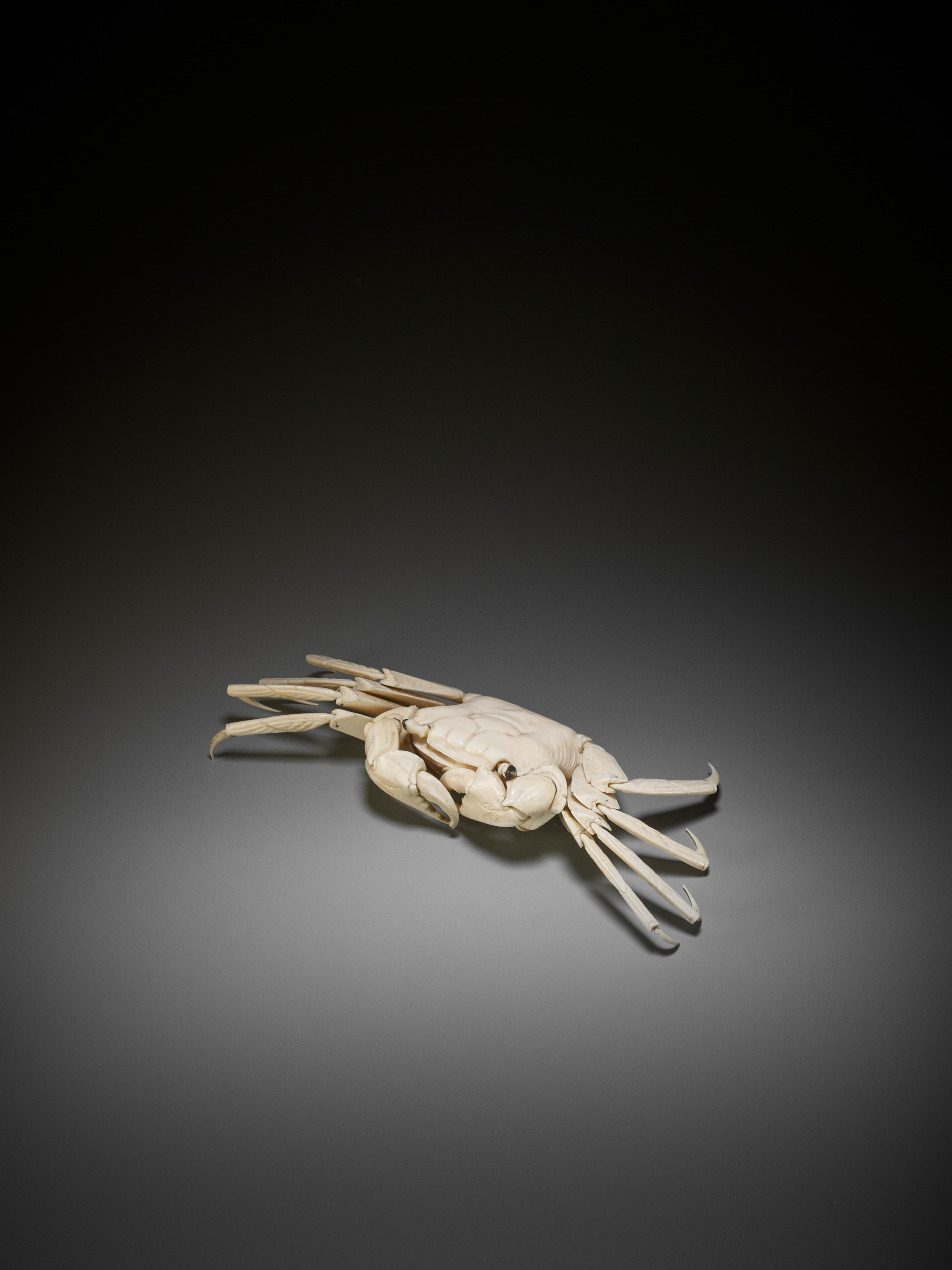 Lot 145 - A RARE ARTICULATED IVORY OKIMONO OF A CRAB