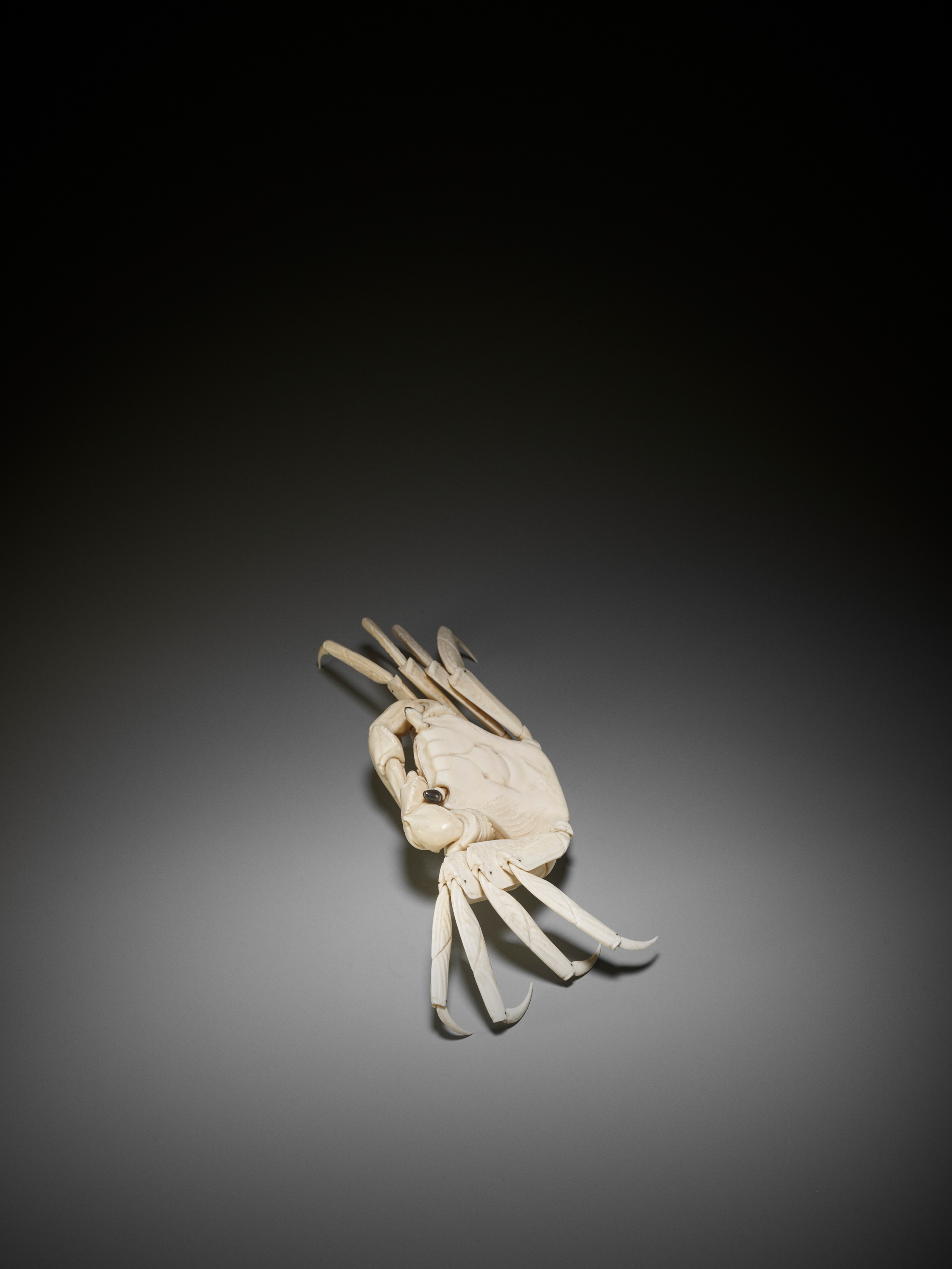 Lot 145 - A RARE ARTICULATED IVORY OKIMONO OF A CRAB