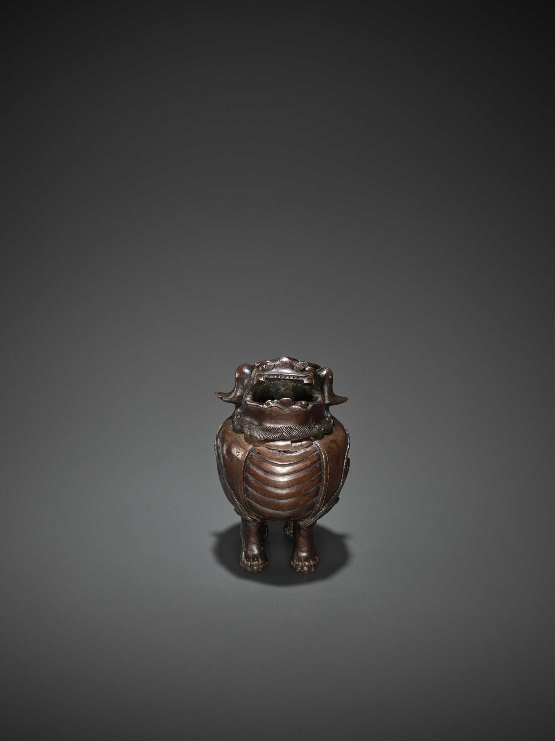 Lot 23 - A BRONZE LUDUAN-FORM CENSER AND COVER, 17TH