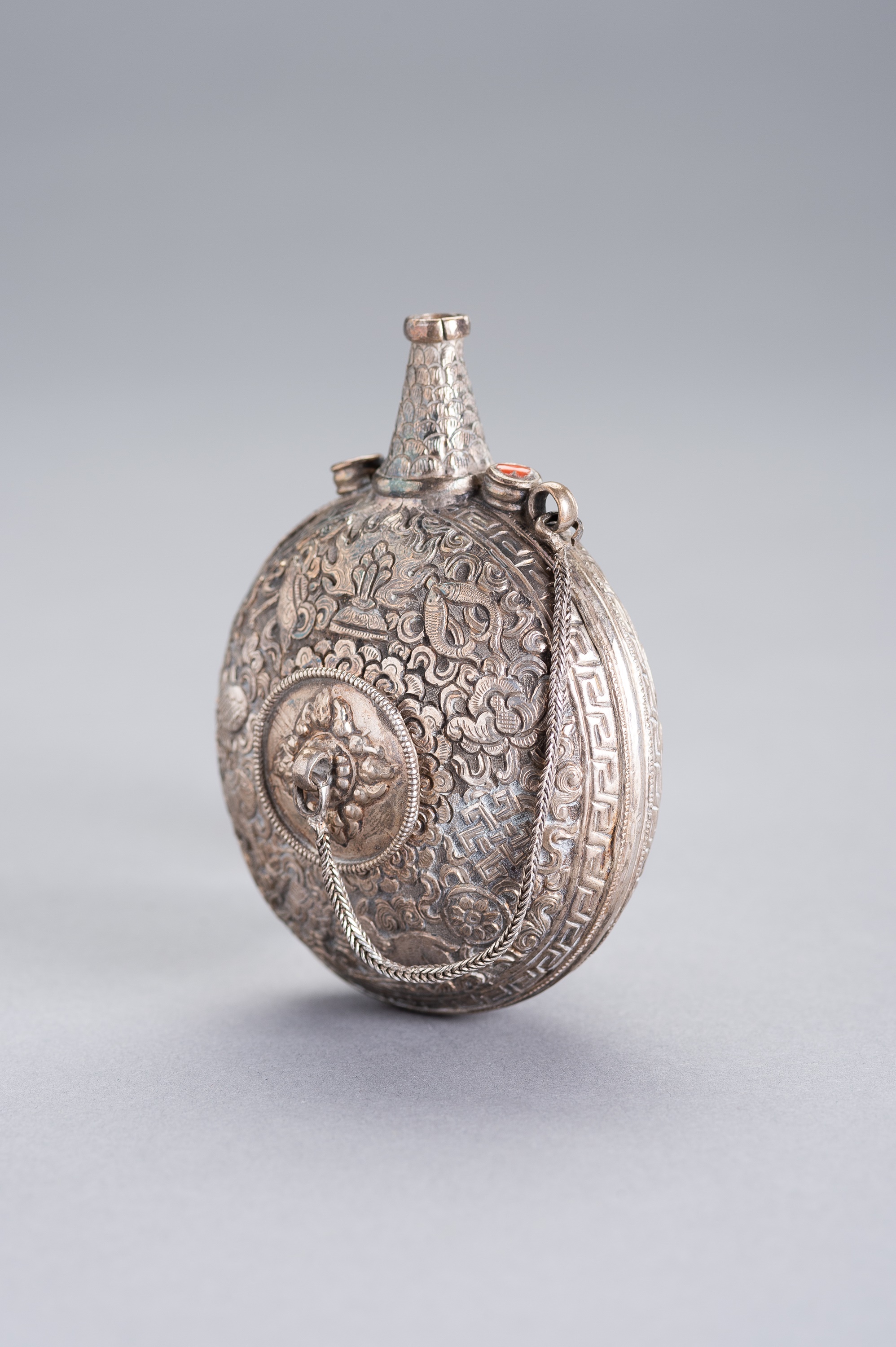 Lot 272 - A GUNPOWDER SILVER FLASK