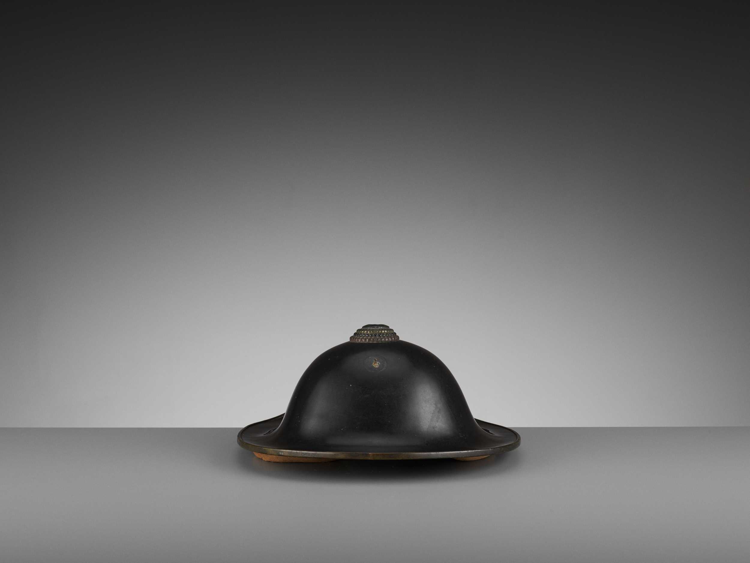 Lot 53 - A LACQUERED JINGASA (WAR HAT)