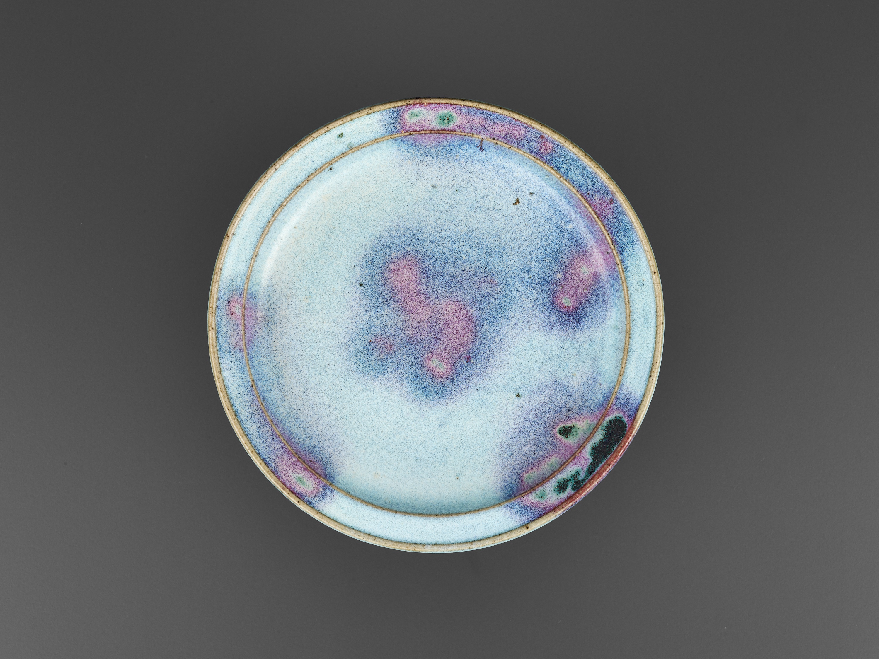 Lot 174 - A PURPLE-SPLASHED JUN-GLAZED DISH, JIN
