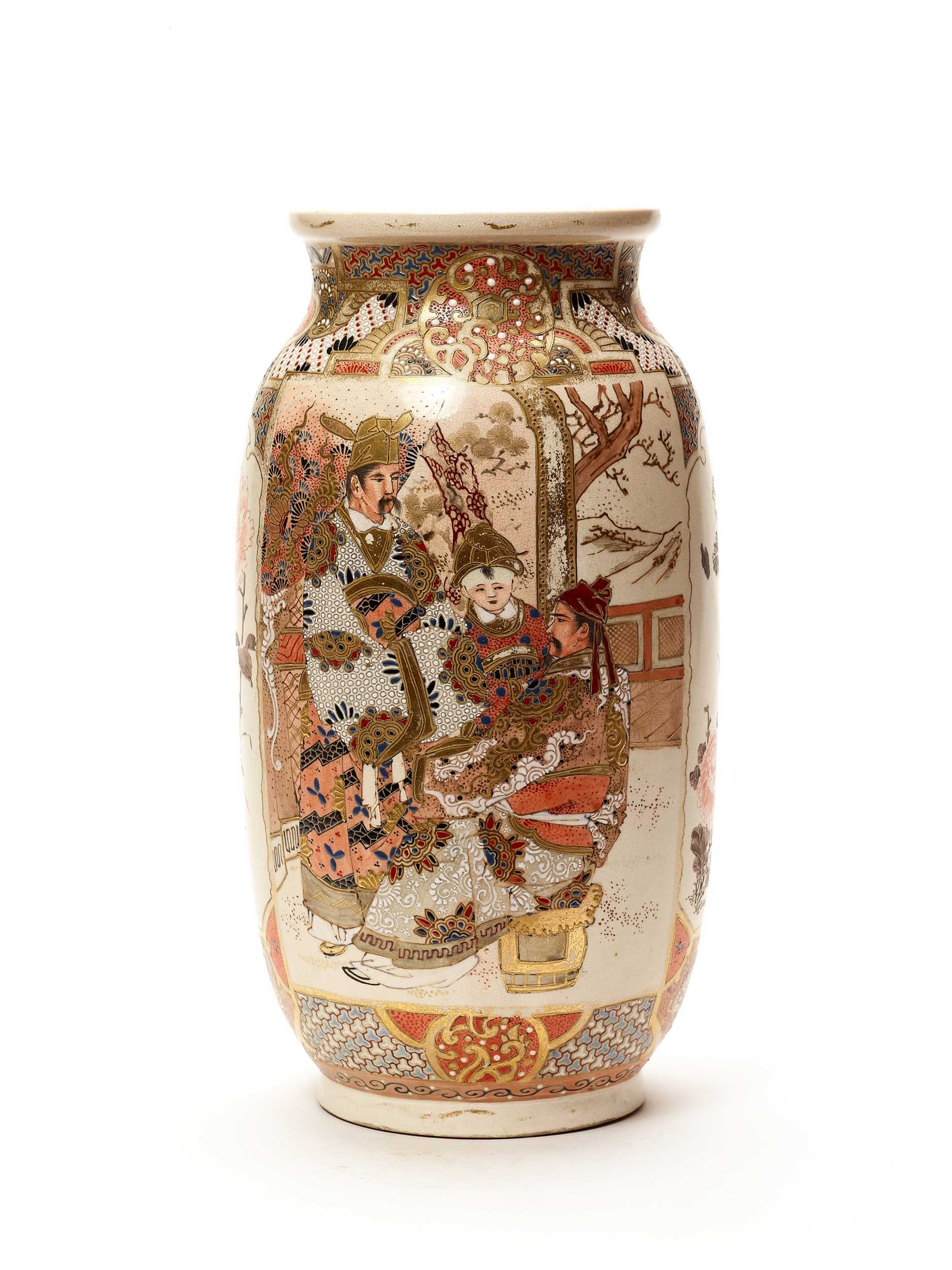 Lot 103 - A LARGE SATSUMA CERAMIC VASE WITH SAMURAI